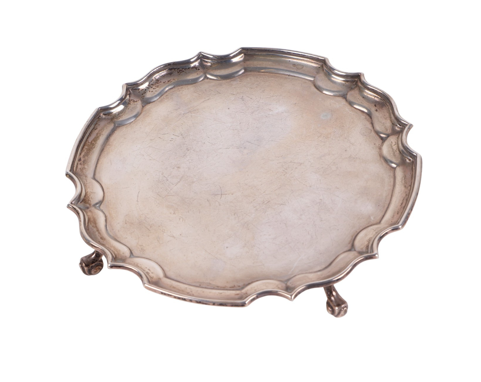 An Elizabeth II silver salver of shaped circular form, London 1977, 15 ...
