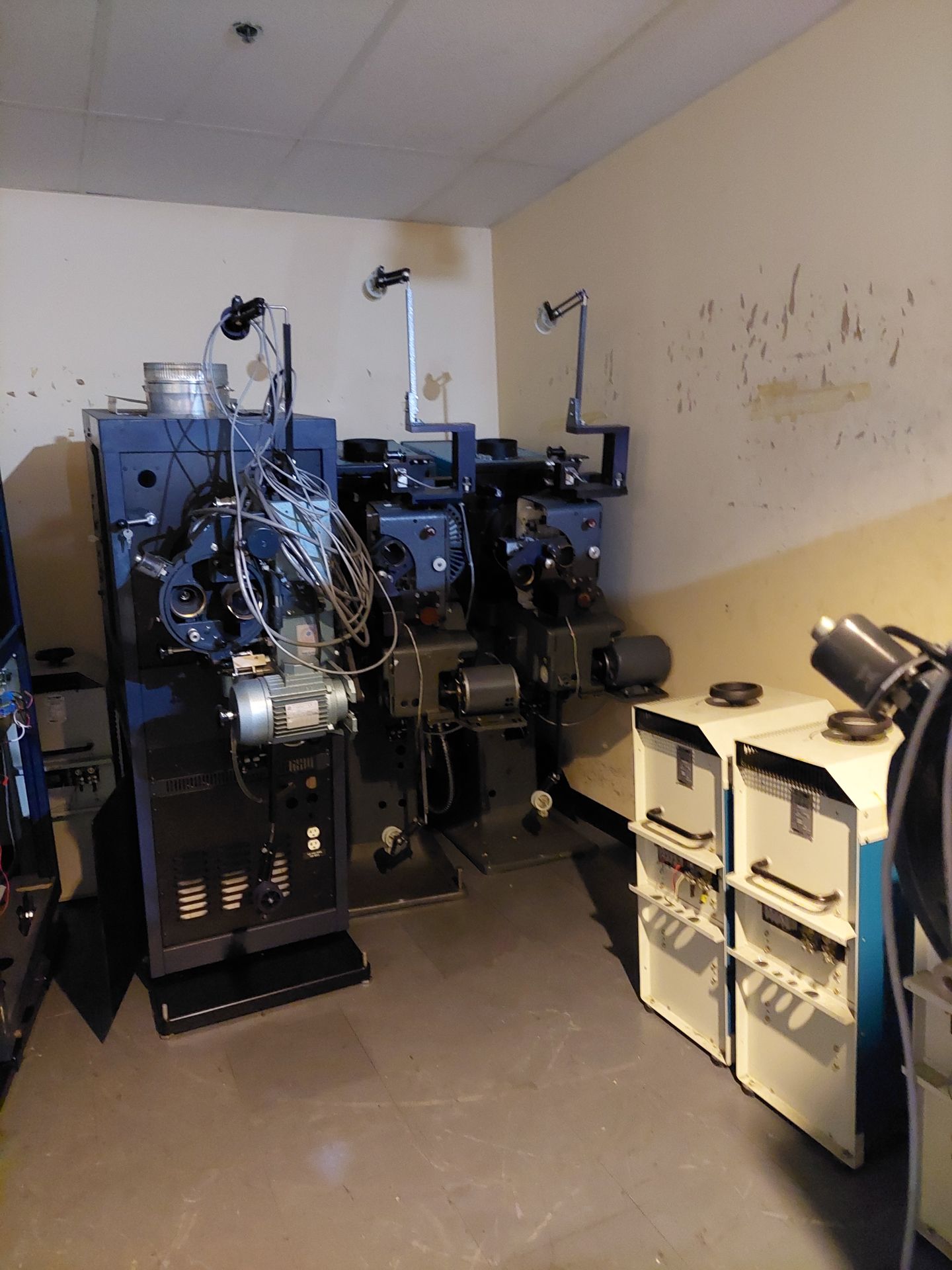 LOT OF 11 PROJECTOR MACHINES FOR PARTS