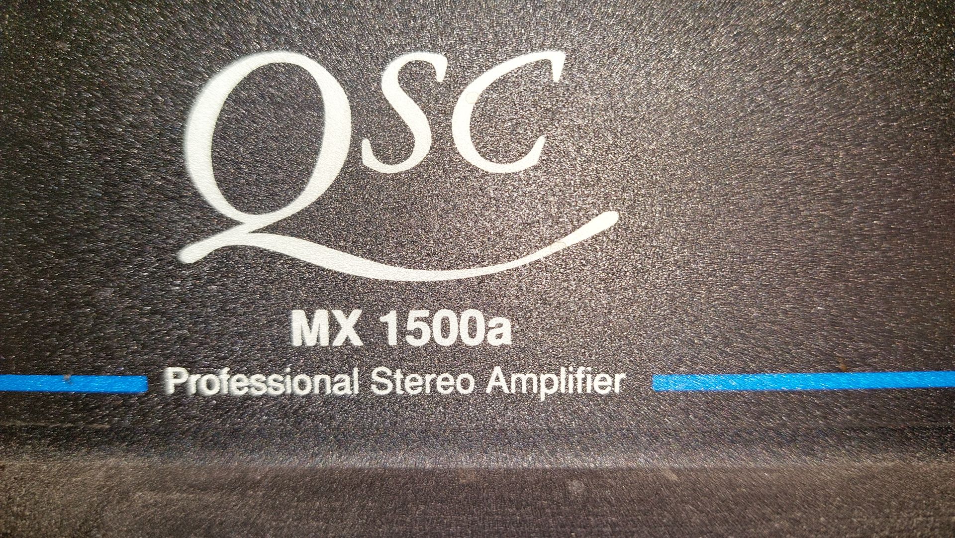 QSC MX1500A — PROFESSIONAL 2-CH POWER AMPLIFIER 450W/CH @8Ω, RACK-MOUNT.