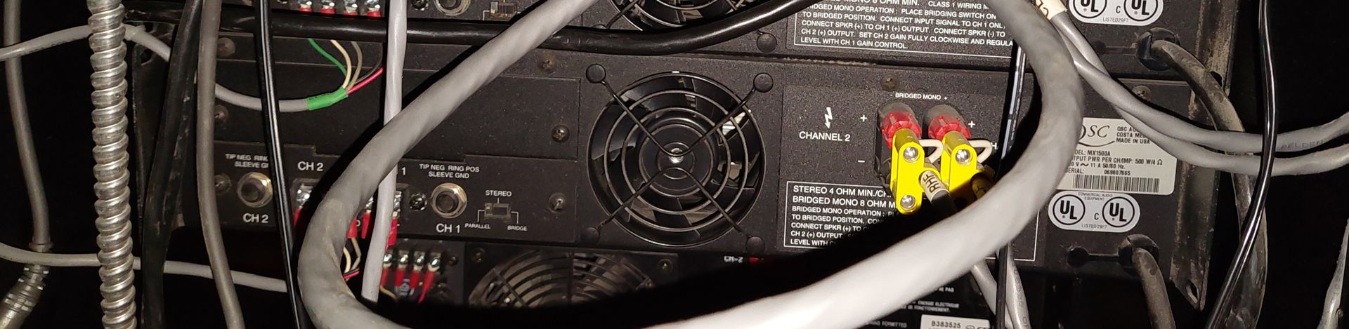 QSC MX1500A — PROFESSIONAL 2-CH POWER AMPLIFIER 450W/CH @8Ω, RACK-MOUNT.