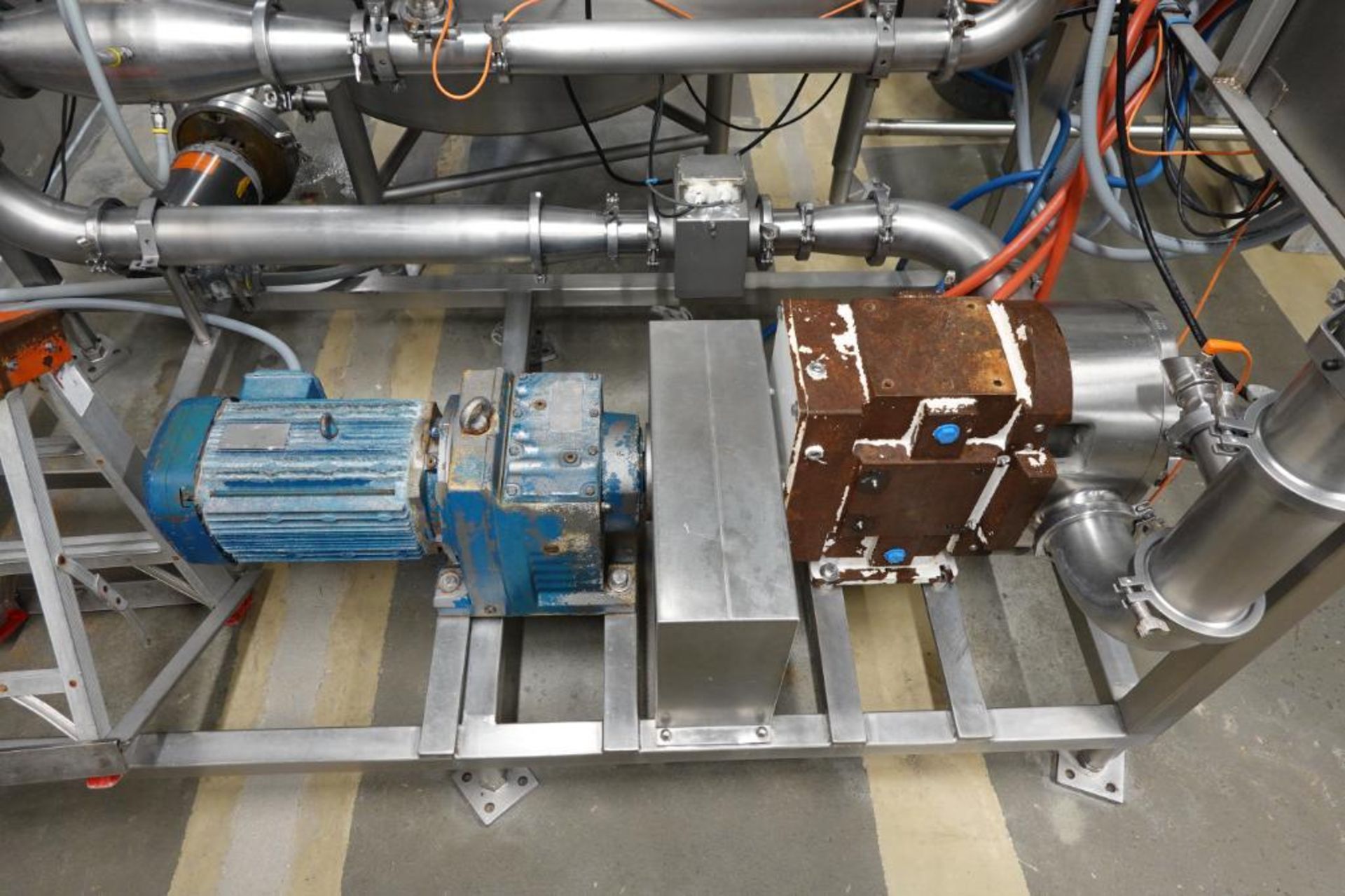 APT batch system with pd pump, SS PD pump, Model 2200TRA10, 7.5 hp ...