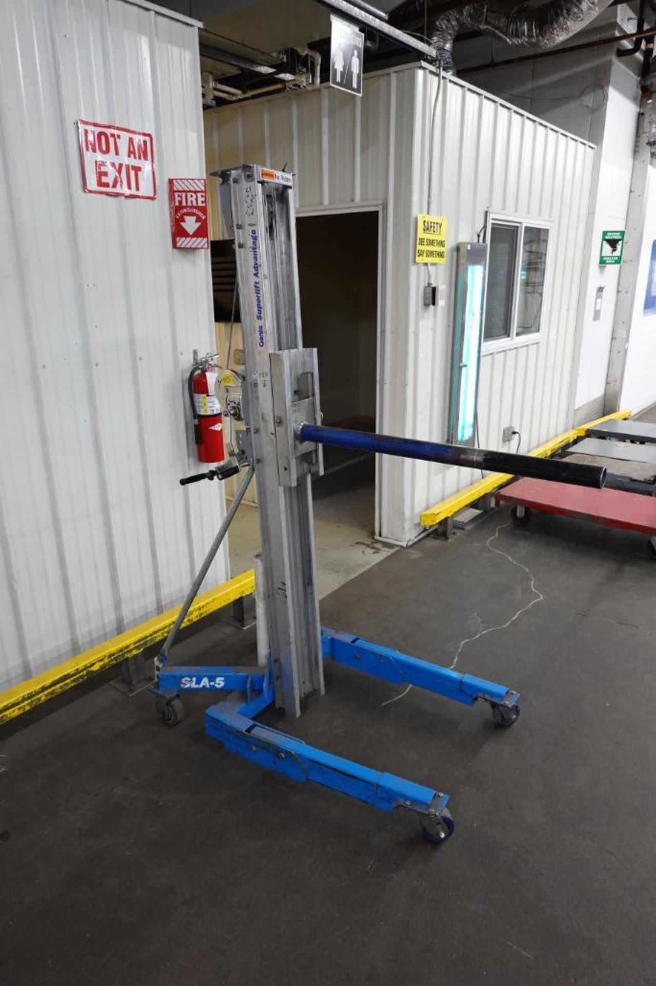 Genie superlift advantage film lift, Model SLA-5, manual winch lift, on ...