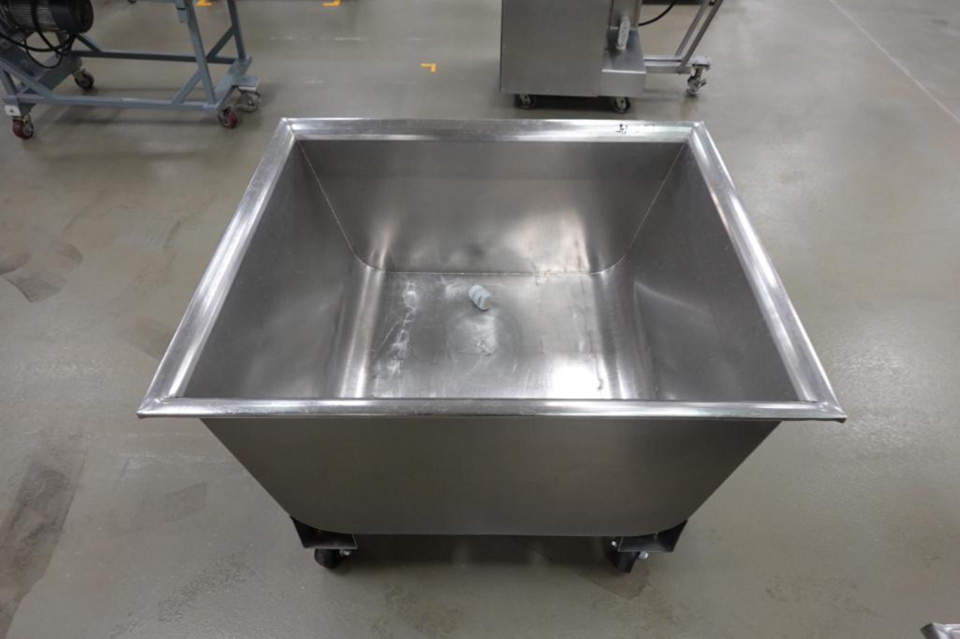 Sveba Dahlen Glimek trough lift with (2) SS dough troughs, 130 in. tall ...