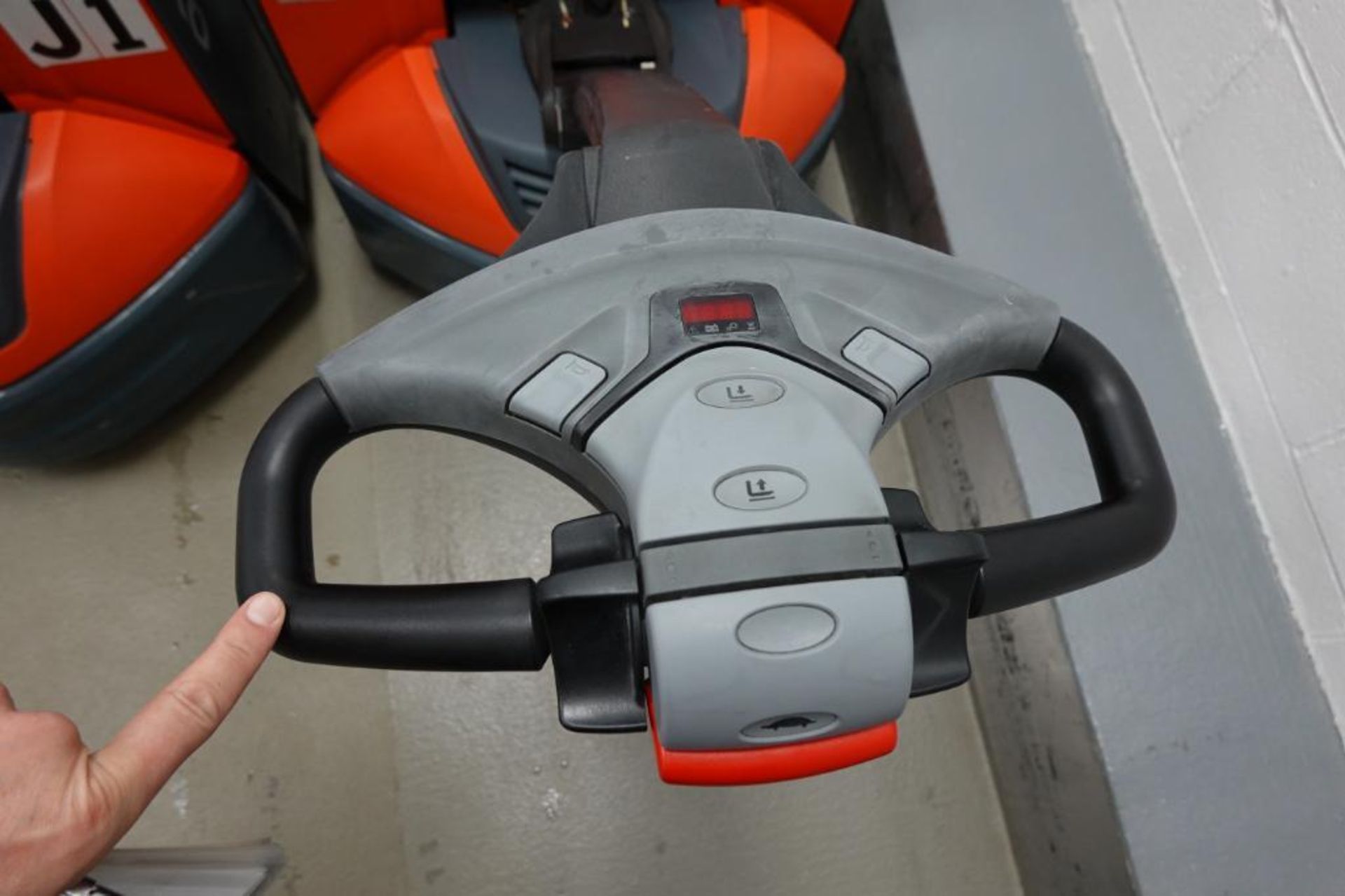 Toyota electric walk behind pallet jack, Model 8HBW23, 4500 lbs ...