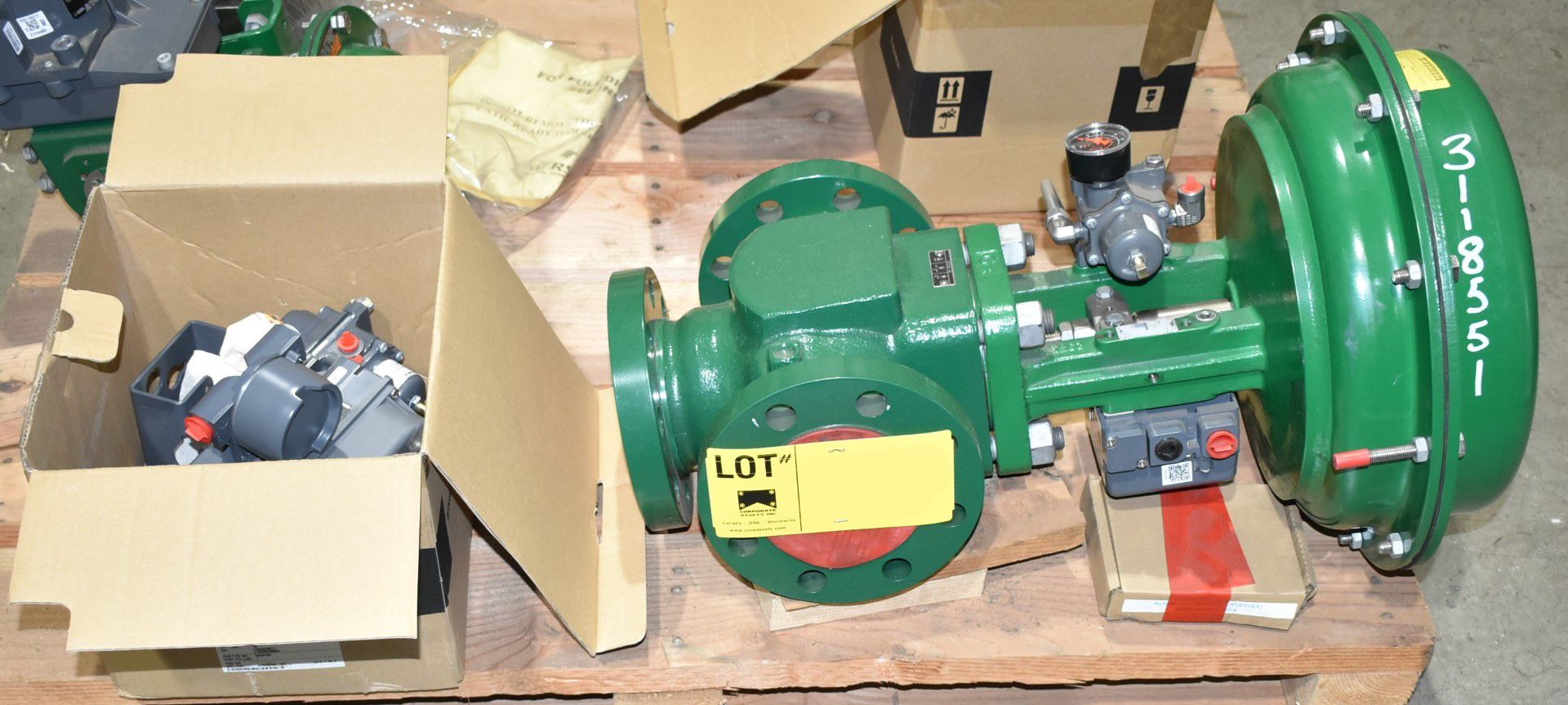LOT/ (2020) FISHER ACTUATED 3-WAY CONTROL VALVE, S/N: F002572565 AND ...