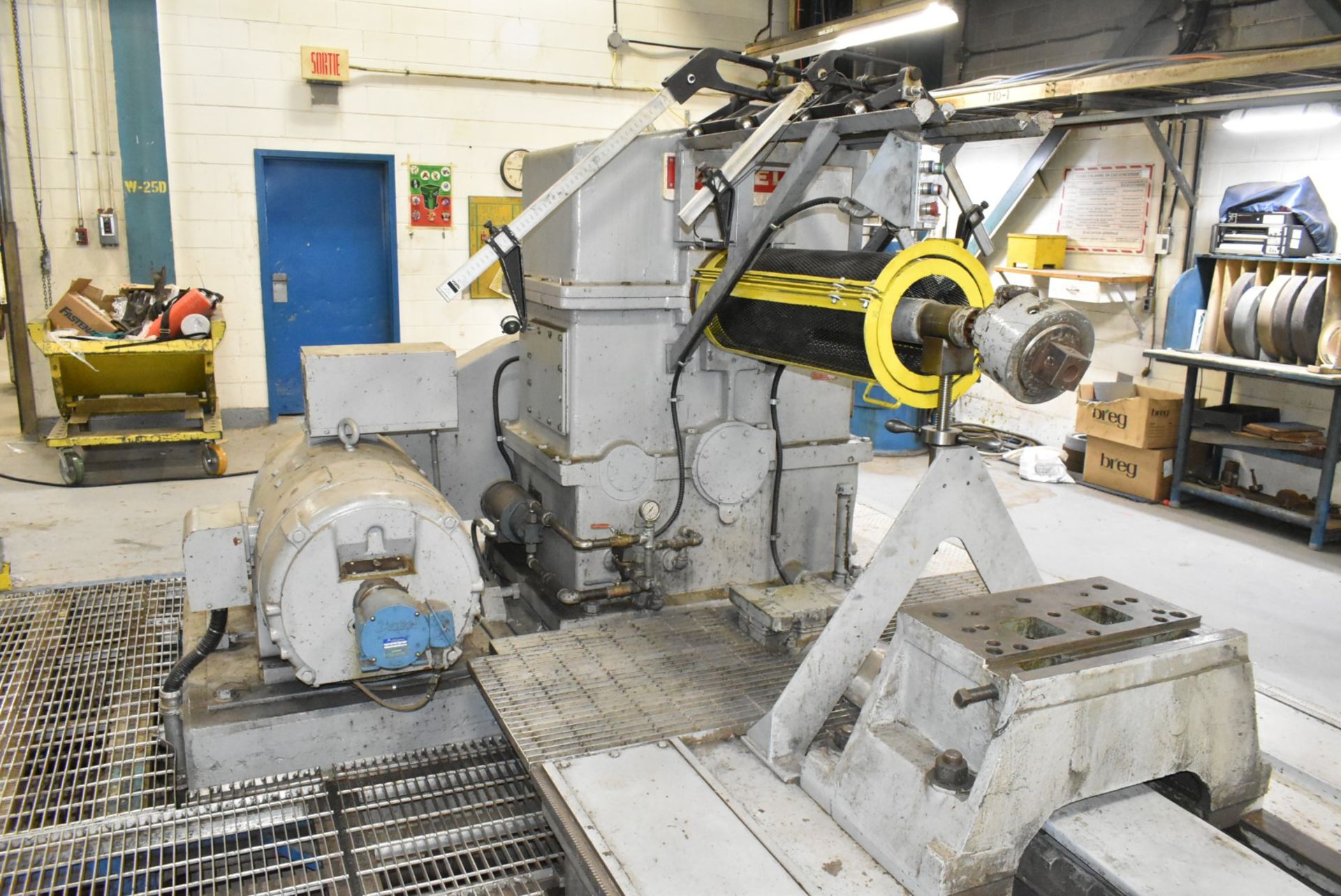 FARREL MODEL 50/63X352 TWO WHEEL CNC ROLL GRINDER WITH (RETROFIT VOITH ...