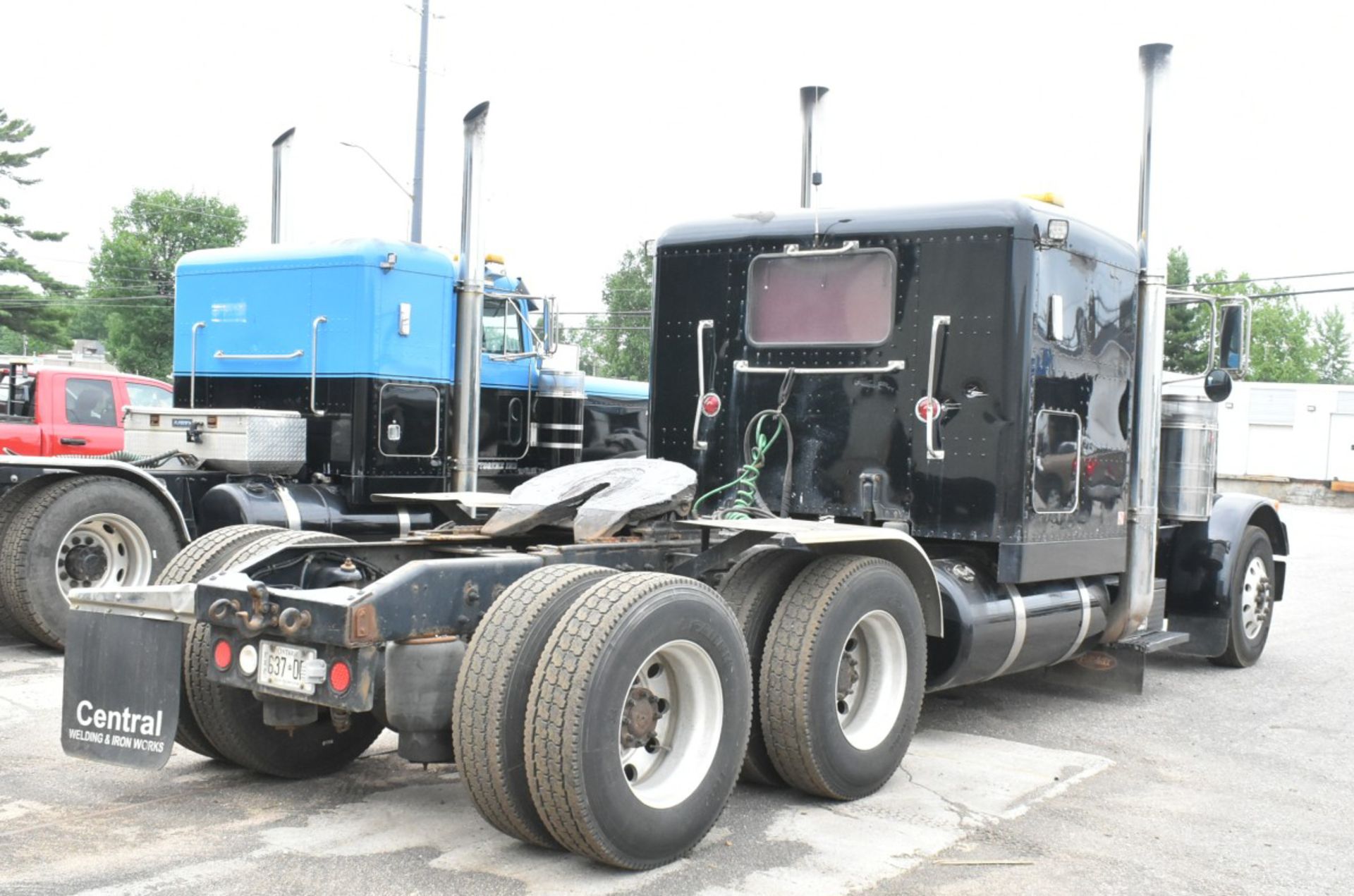 { Choice of lots: 169 } PETERBILT (2007) 379 T/A TRANSPORT TRUCK WITH ...