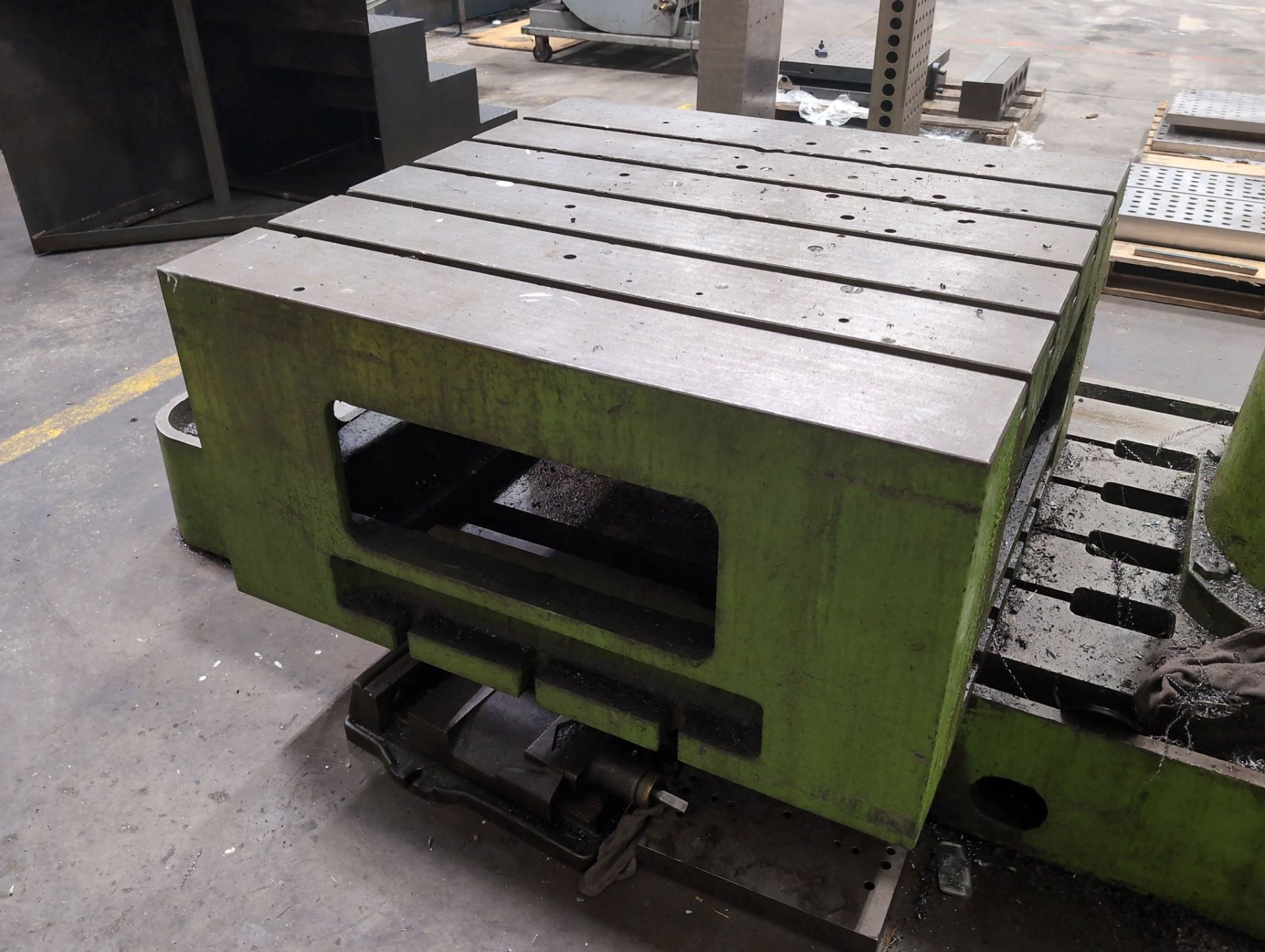 42” X 9” T-SLOT TABLE (CI)