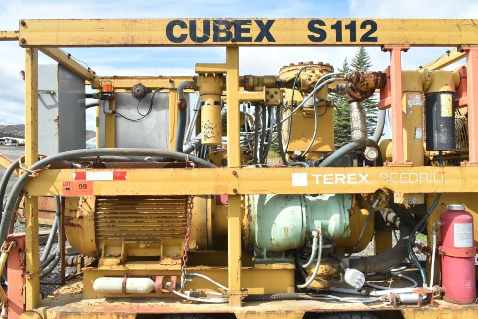 CUBEX S112 TANDEM AXLE TOW-BEHIND SCREW BOOSTER WITH 843 HOURS ...