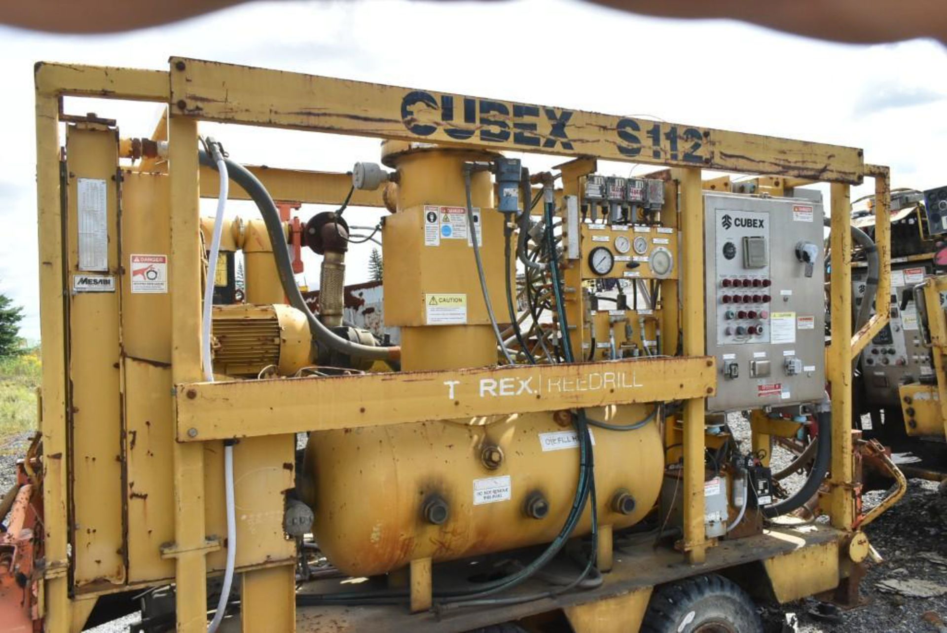 CUBEX S112 TANDEM AXLE TOW-BEHIND SCREW BOOSTER WITH 843 HOURS ...