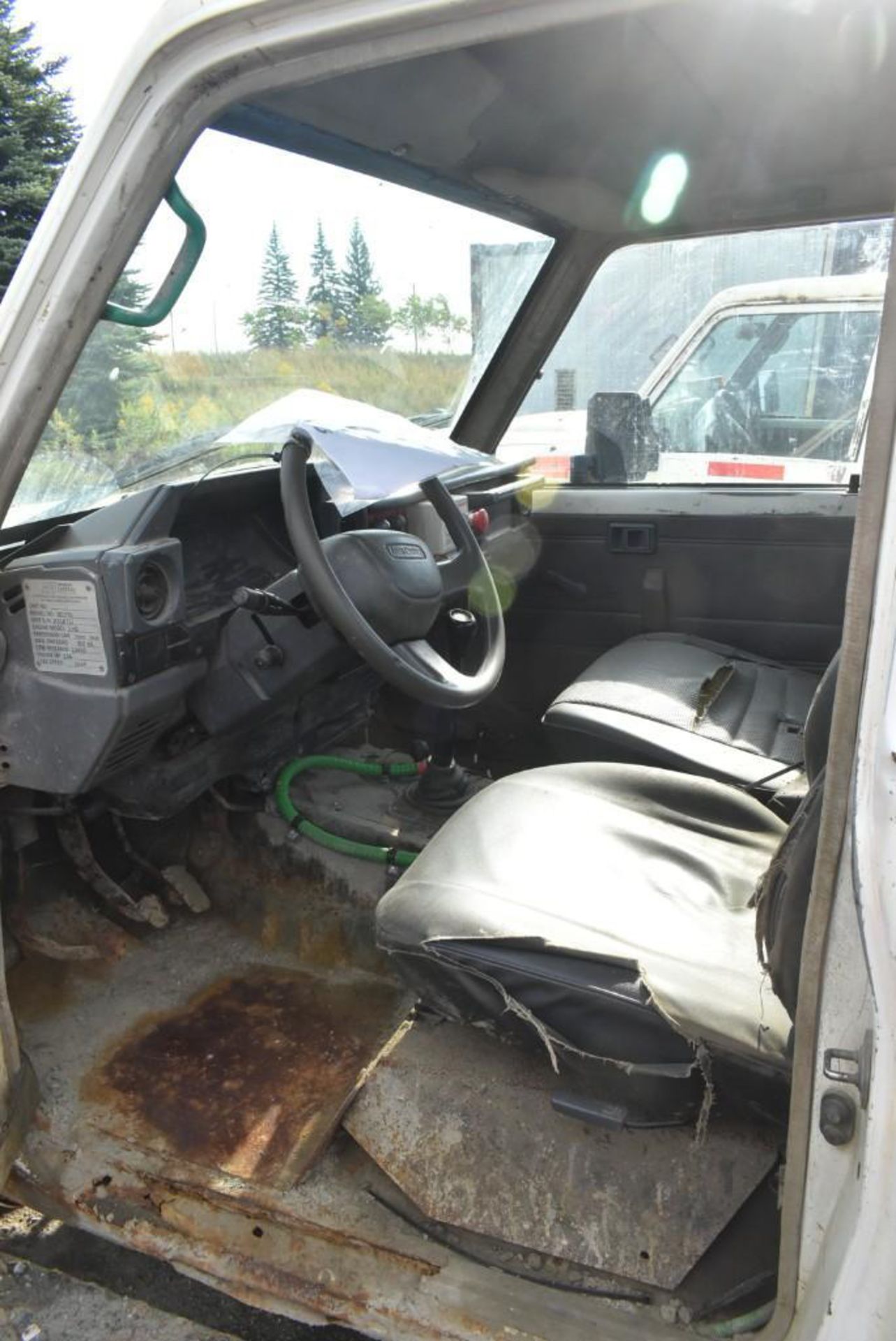 { Choice of lots: 4, 5 } TOYOTA/MPI (2007) LAND CRUISER HZJ79L ...