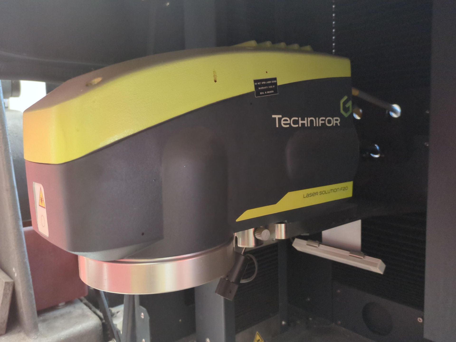 GRAVOTECH (2020) LASER WORKSTATION LW2 FULLY AUTOMATED LASER ENGRAVER ...