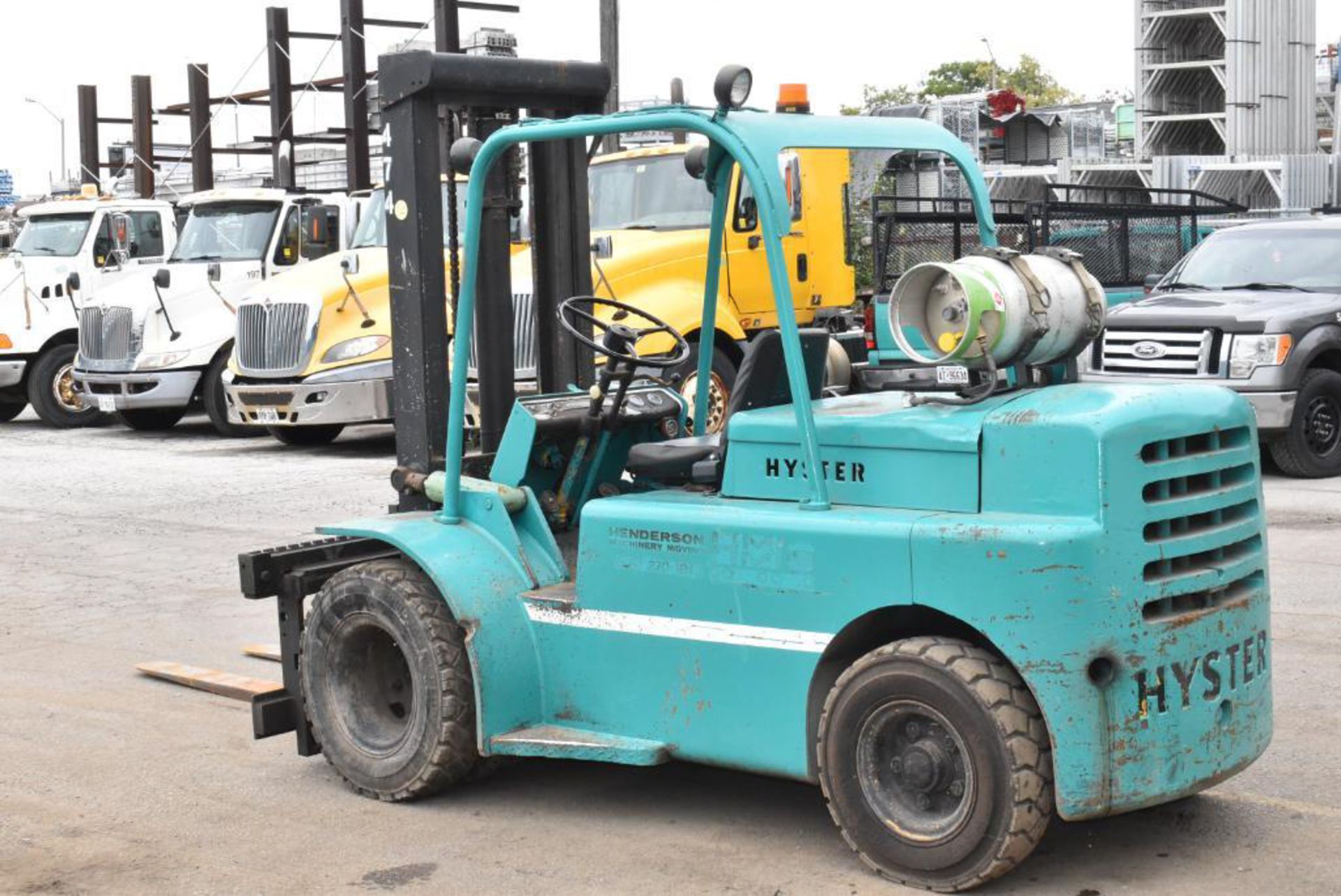 { Choice of lots: 236 } HYSTER H80C 8,000 LB CAPACITY LPG FORKLIFT WITH ...