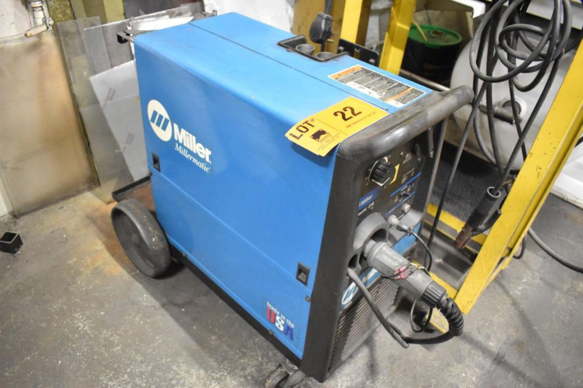 { Choice of lots: 22 } MILLER MILLERMATIC 210 MIG WELDER WITH CABLES ...
