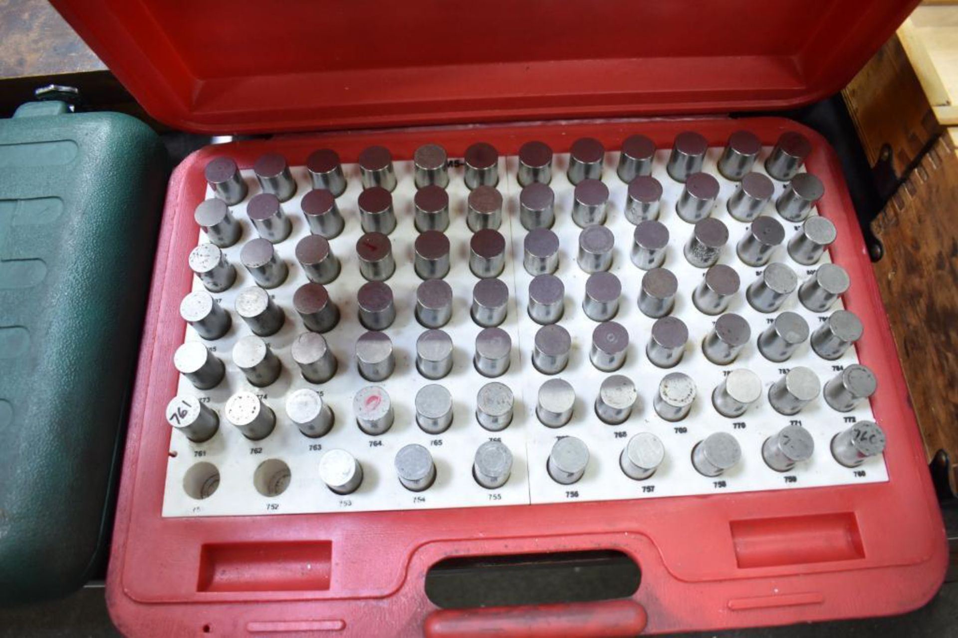 LOT/ PIN GAUGE SET