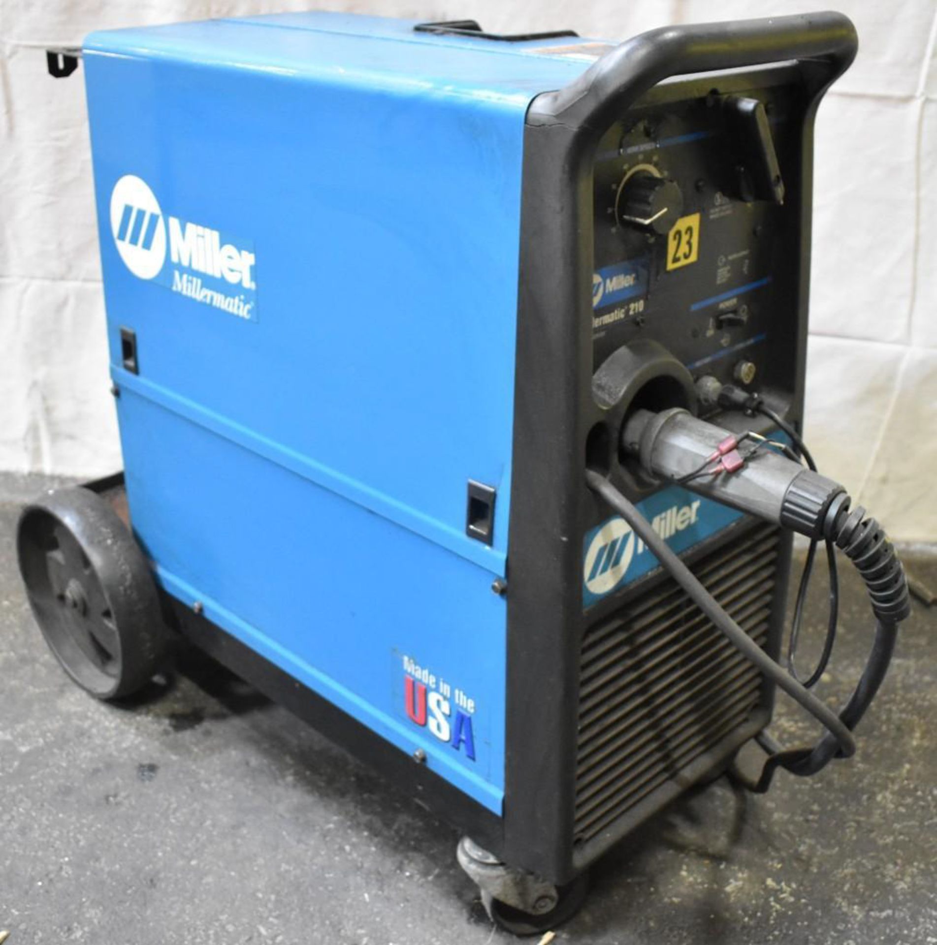 { Choice of lots: 22 } MILLER MILLERMATIC 210 MIG WELDER WITH CABLES ...