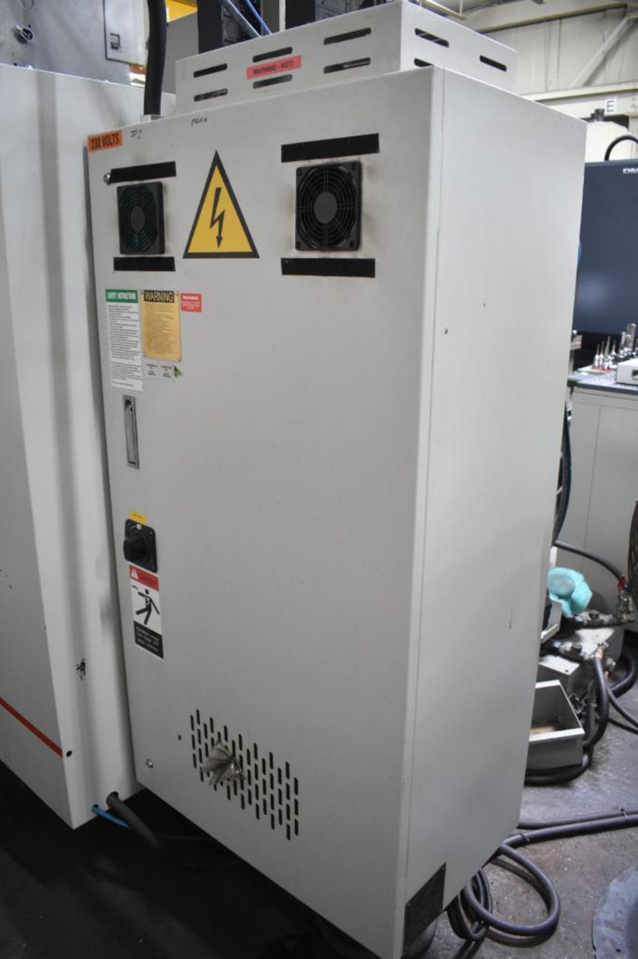 { Choice of lots: 32 } SWI TRAK (2014) LPM CNC VERTICAL MACHINING ...