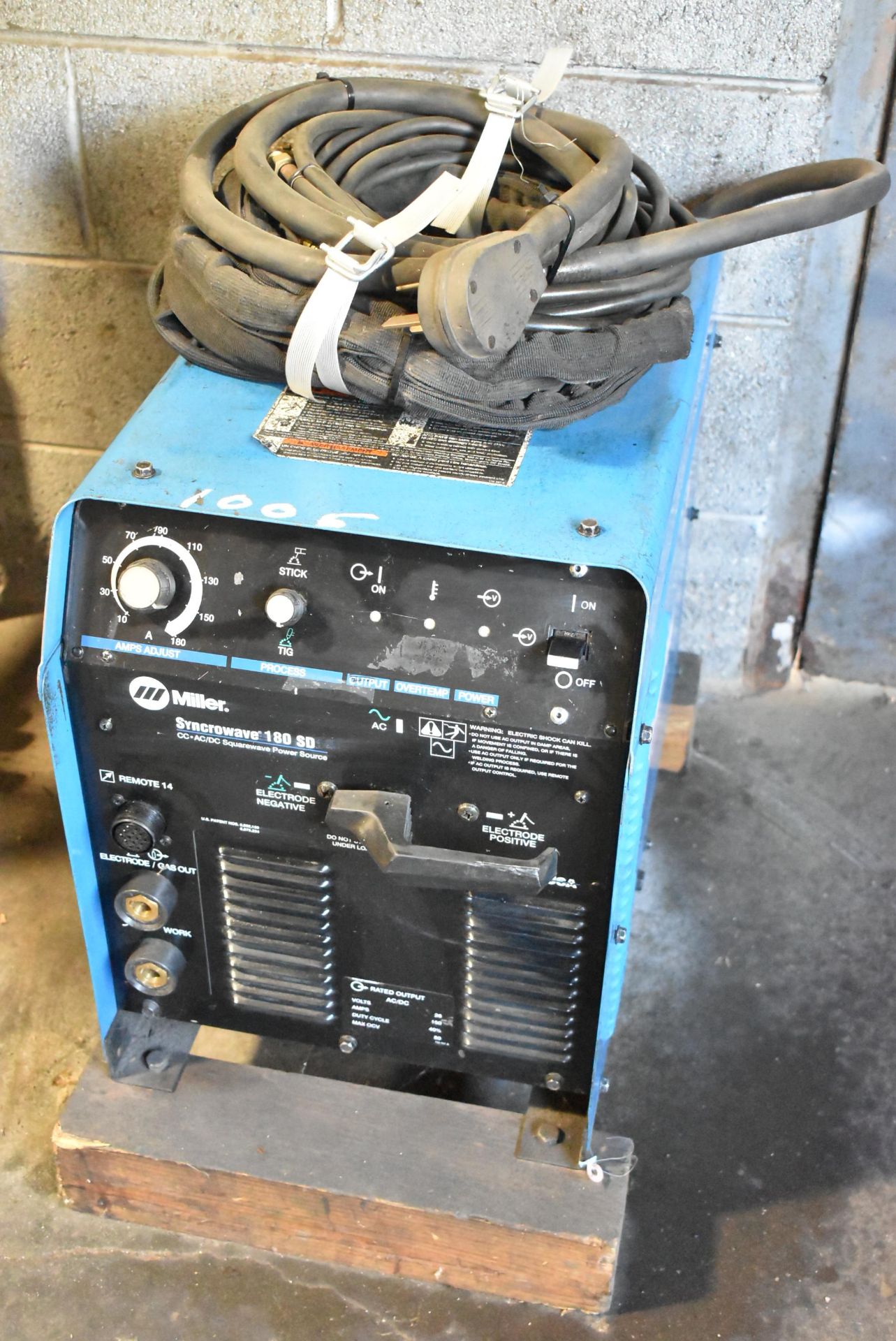 MILLER SYNCROWAVE 1805D PORTABLE TIG WELDER WITH CABLES & GUN, S/N ...
