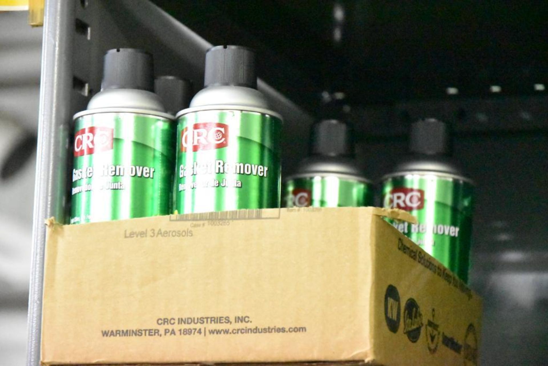 LOT/ CONTENTS OF SHELF - INCLUDING OILS, LUBRICANTS, CHEMICALS [RIGGING ...