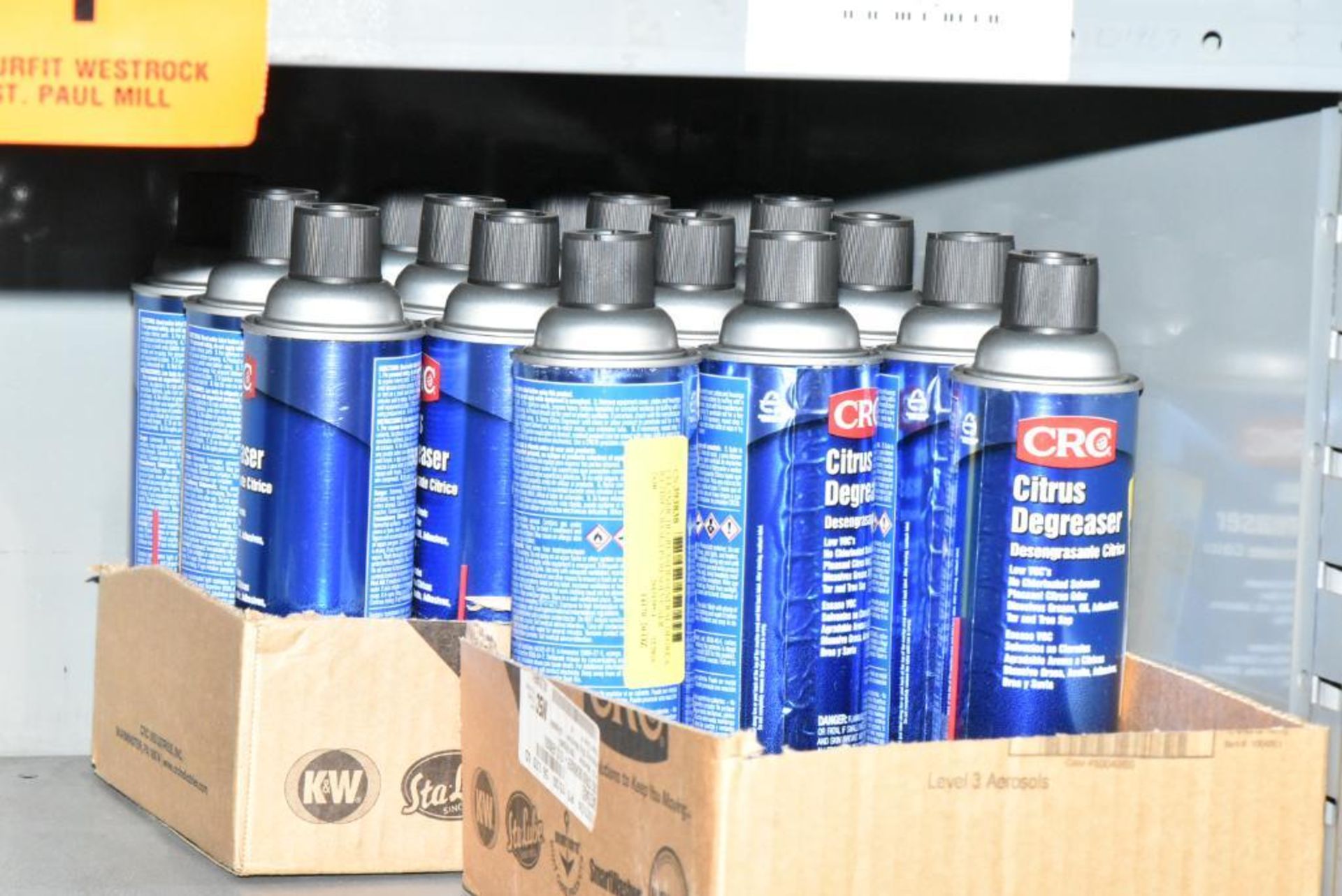 LOT/ CONTENTS OF SHELF - INCLUDING OILS, LUBRICANTS, CHEMICALS [RIGGING ...