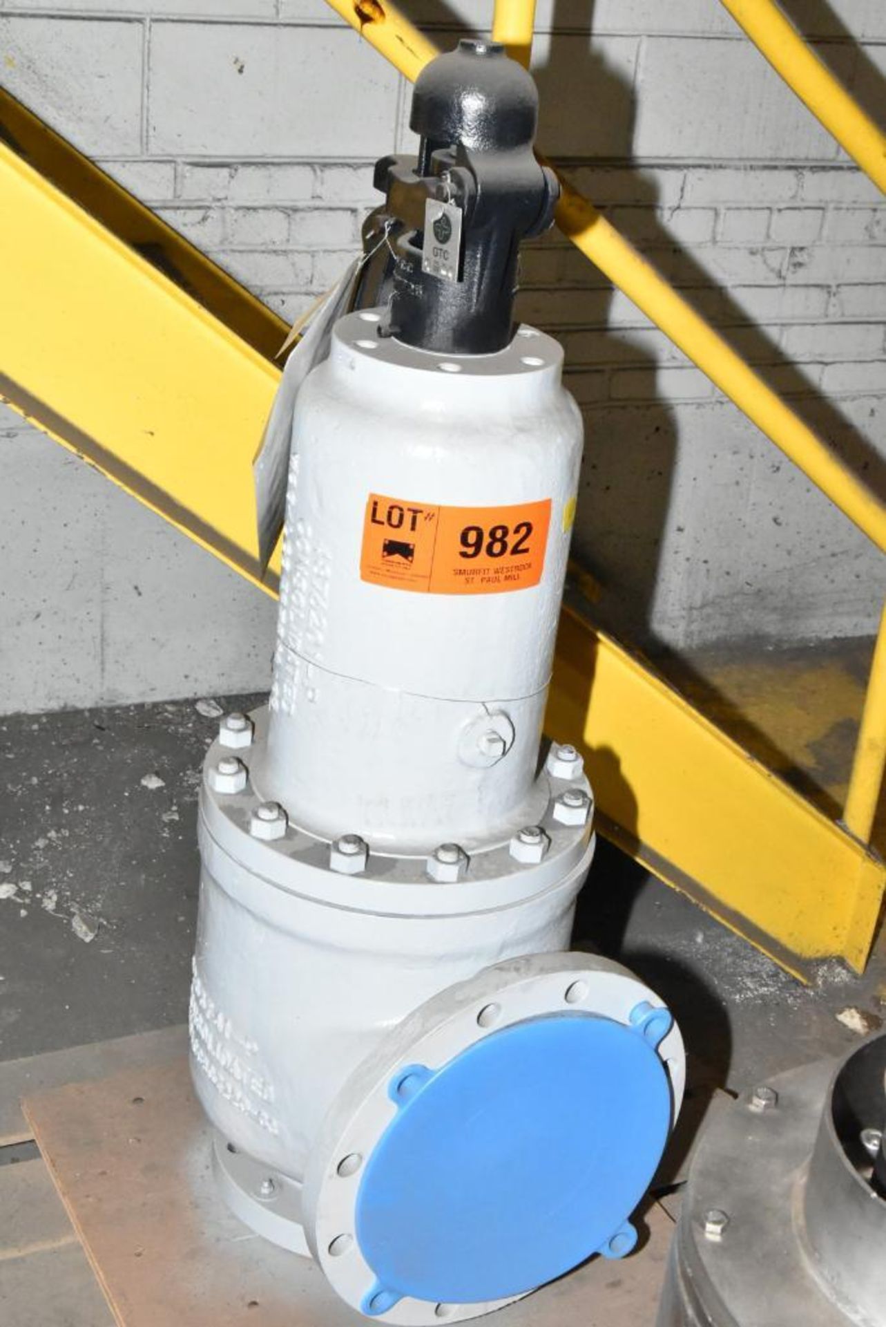 { Choice of lots: 982 } CONSOLIDATED 10" PRESSURE RELIEF SAFETY VALVE ...