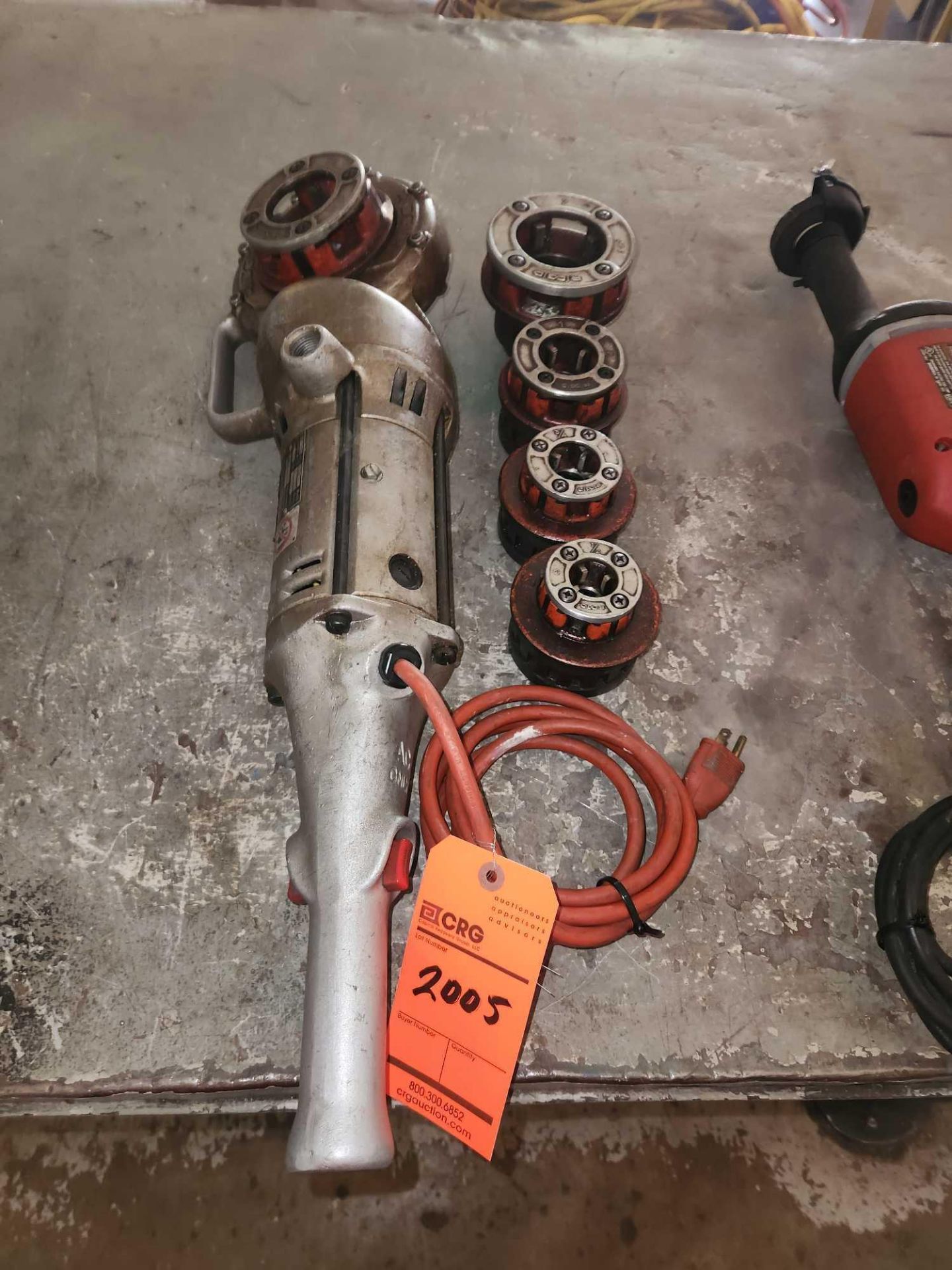 Ridgid portable electric pipe threader mn 700 with (5) dies (MAINT SHOP)