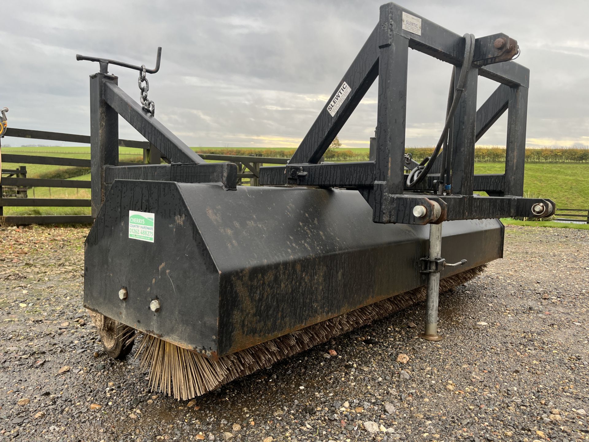 SLEWTIC HYDRAULIC DRIVEN ROAD SWEEPER