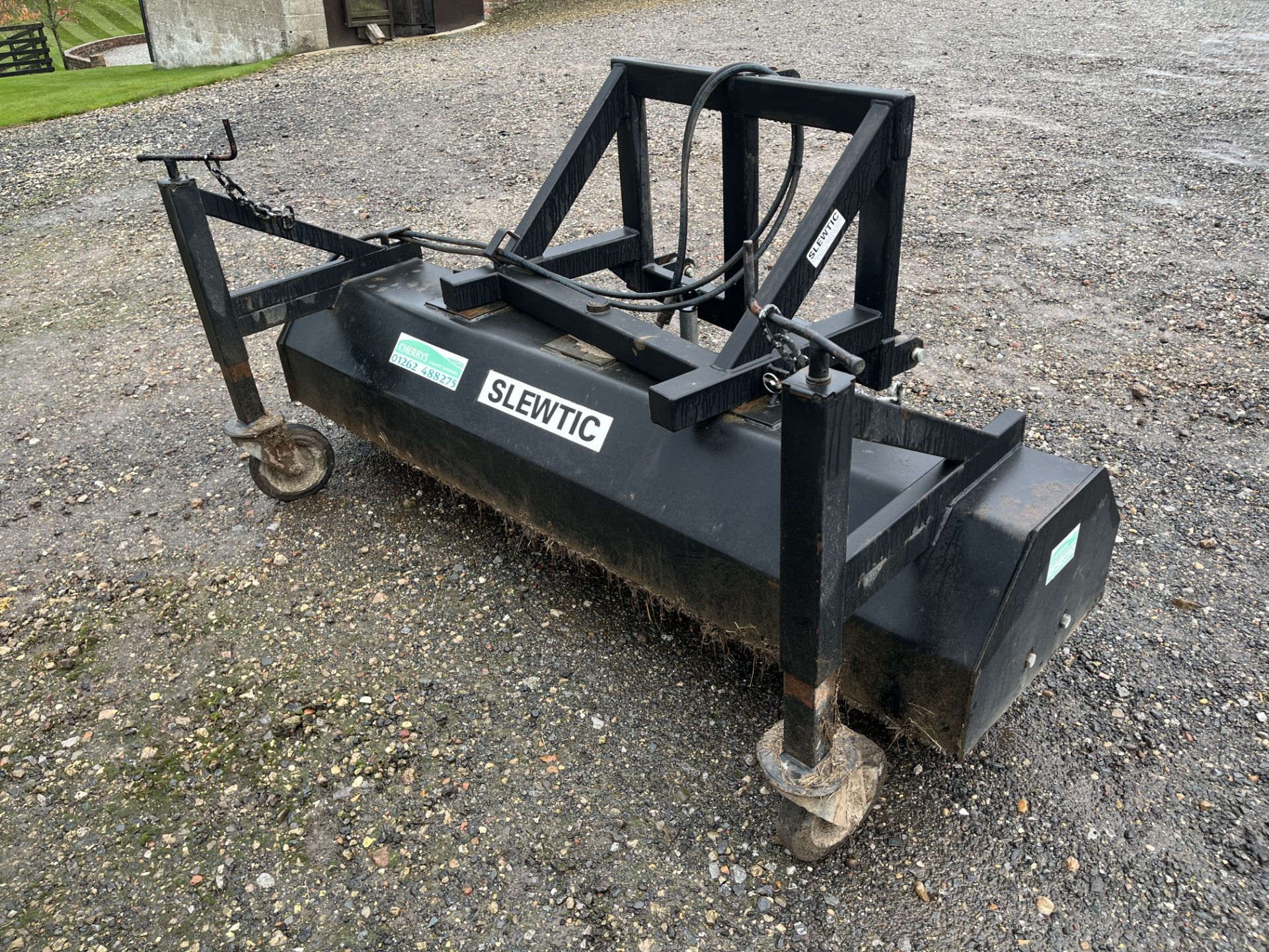 SLEWTIC HYDRAULIC DRIVEN ROAD SWEEPER
