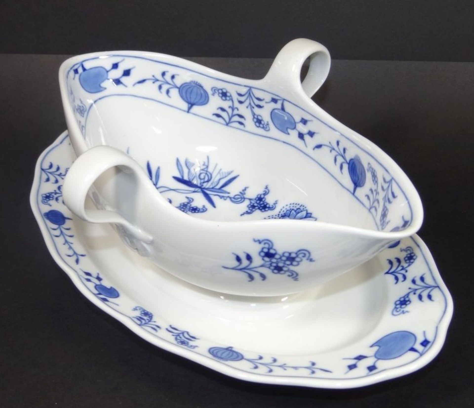 Sauciere "Meissen" Zwiebelmuster, beidseitig Henkel, Schwertermarke mit ...