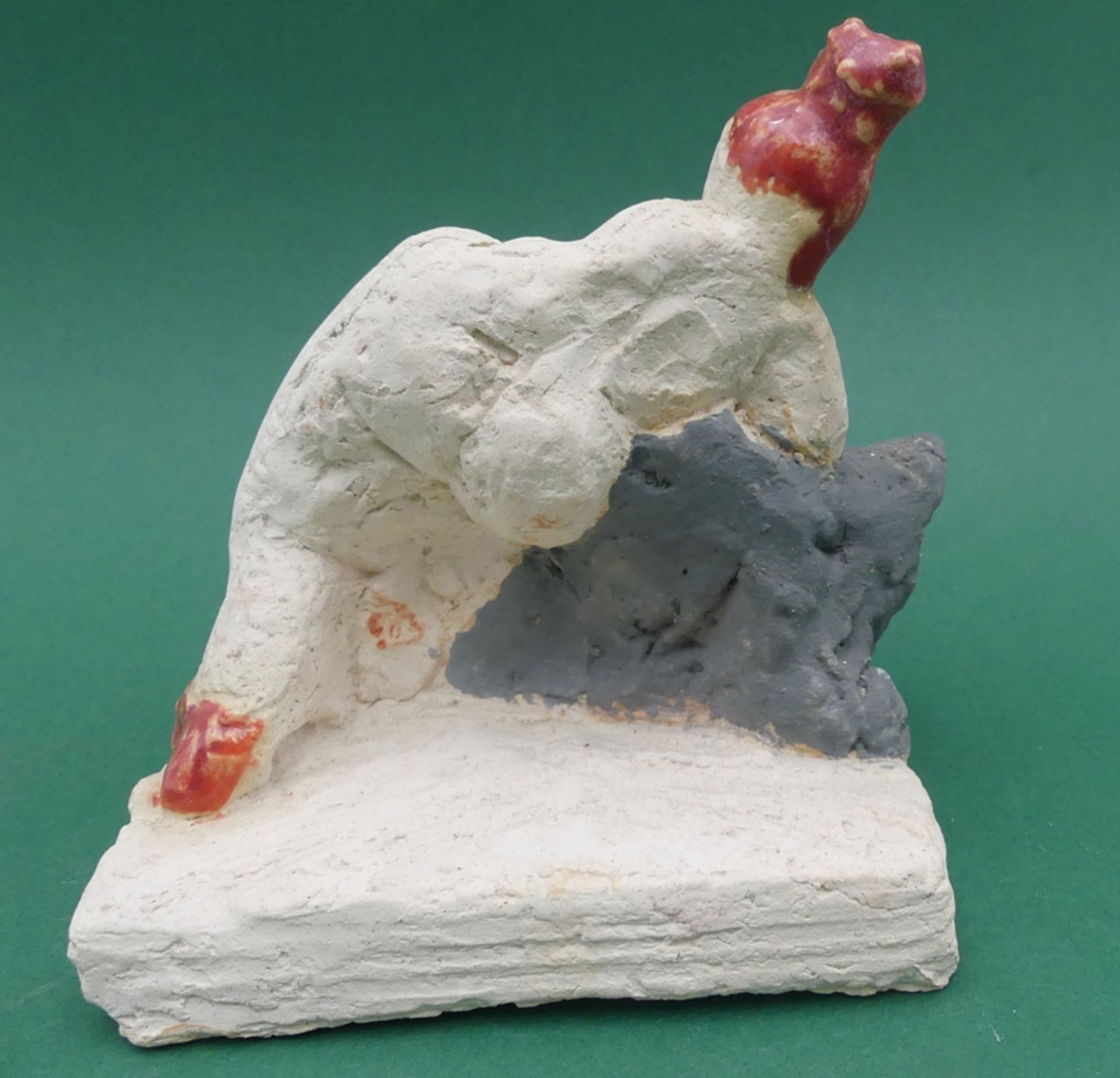 erotische Figur aus Stuck "Europa", in Boden signiert St.S. , H-11 cm