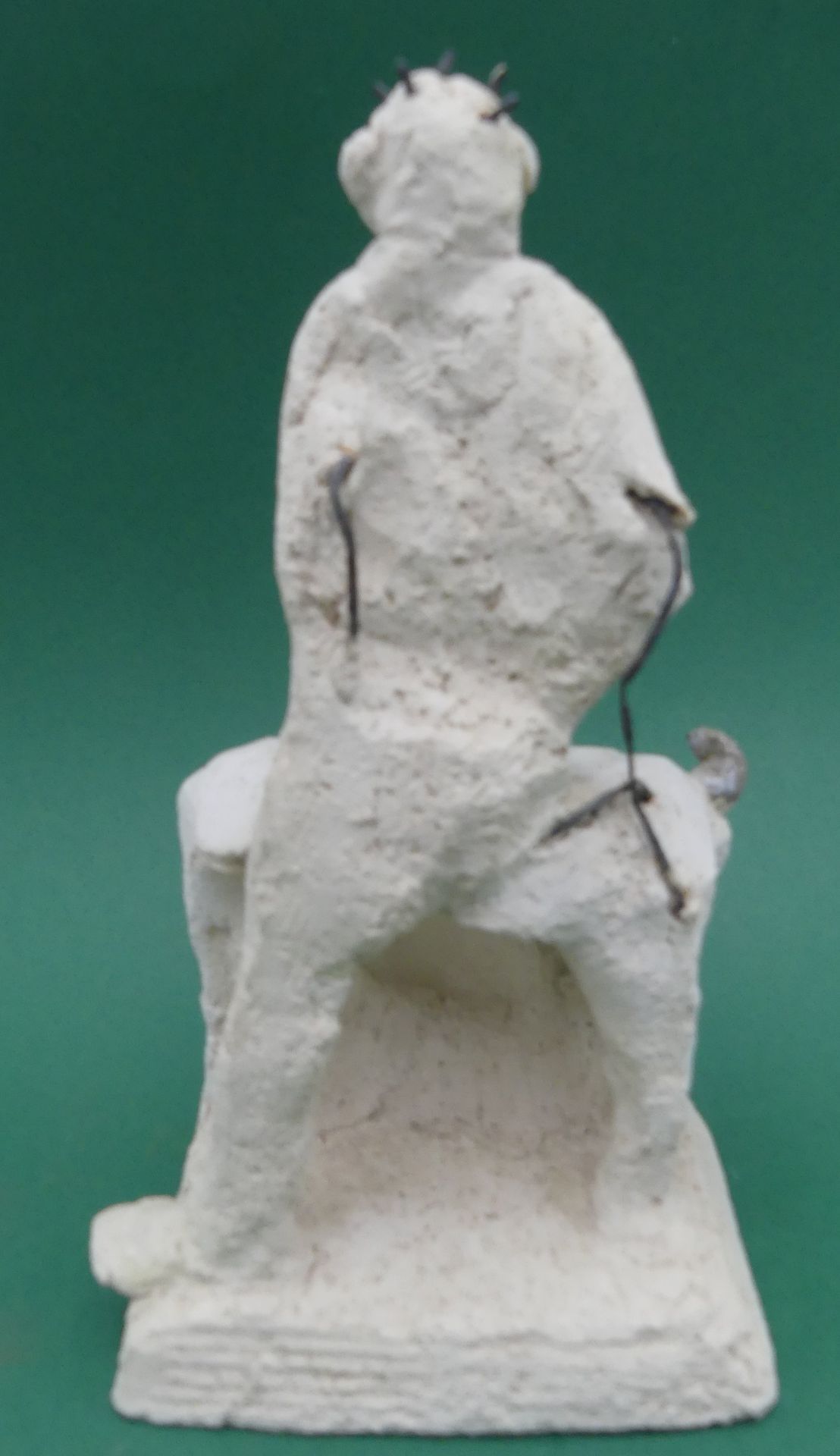 erotische Figur aus Stuck, in Boden signiert S.Sic., H-19 cm.
