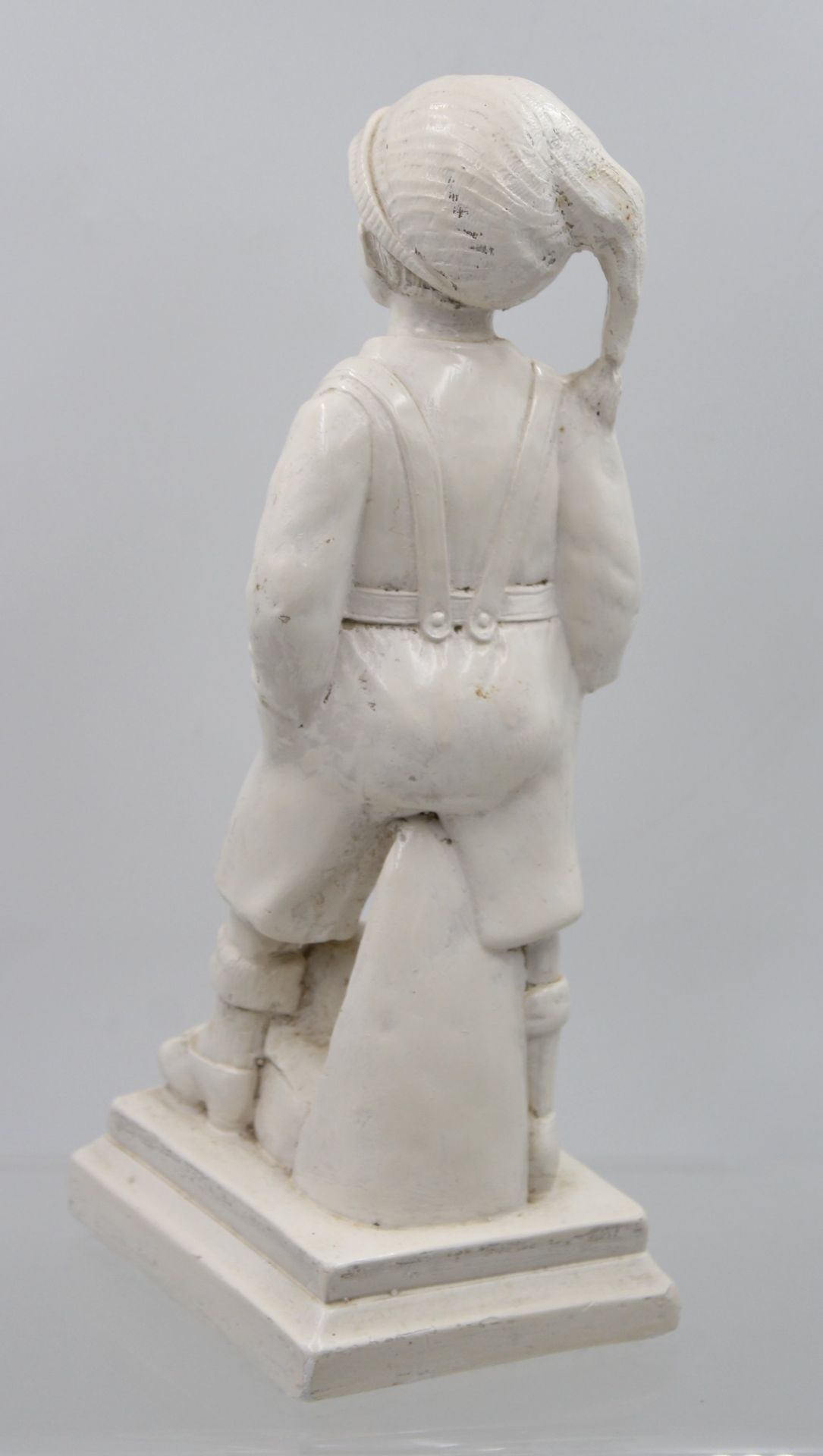 Gips-Figur, Knabe mit Hund, älter, ca. H-31cm.
