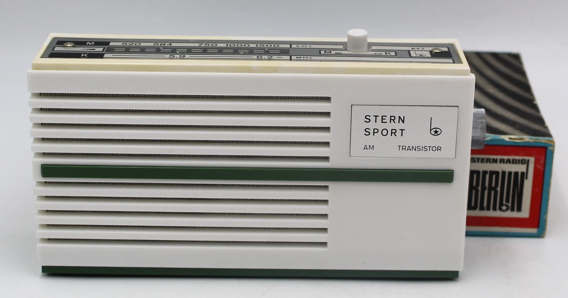 Stern Transistorradio DDR, neuwertig in orig. Karton (hier fehlen ...