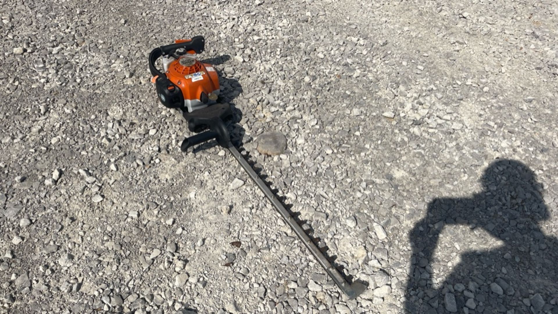 *BEDFORD* STIHL HS87R, HEDGE CUTTER, STARTS AND RUNS