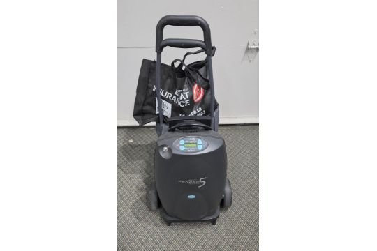 SEQUAL ECLIPSE 5 AUTOSAT OXYGEN CONCENTRATOR W/ CHARGER & 2 BATTERIES