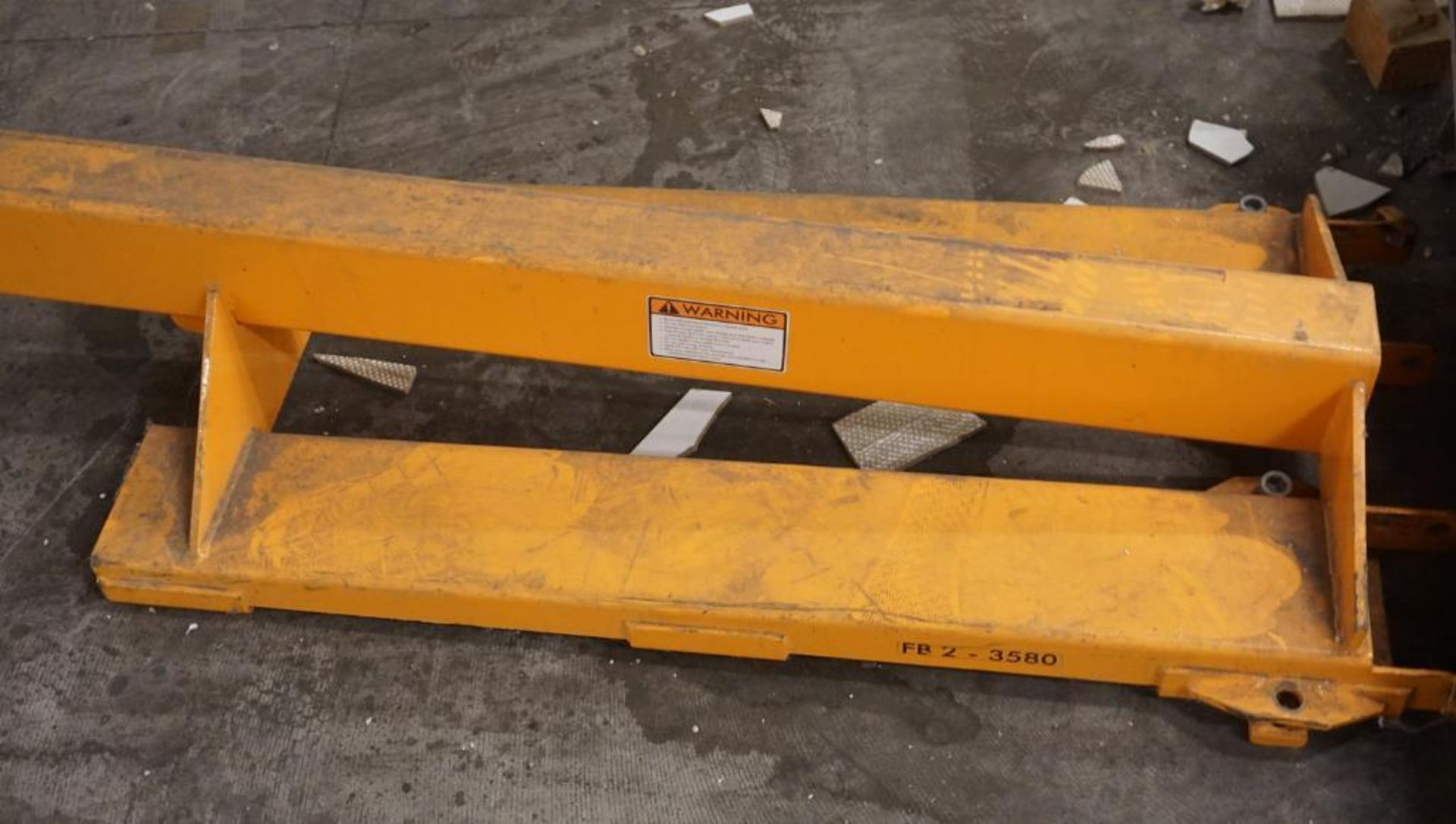LOT - FB 2-3580 3580MM FORKLIFT BOOM EXTENSION, S/N 002261 C/W SLAB ...