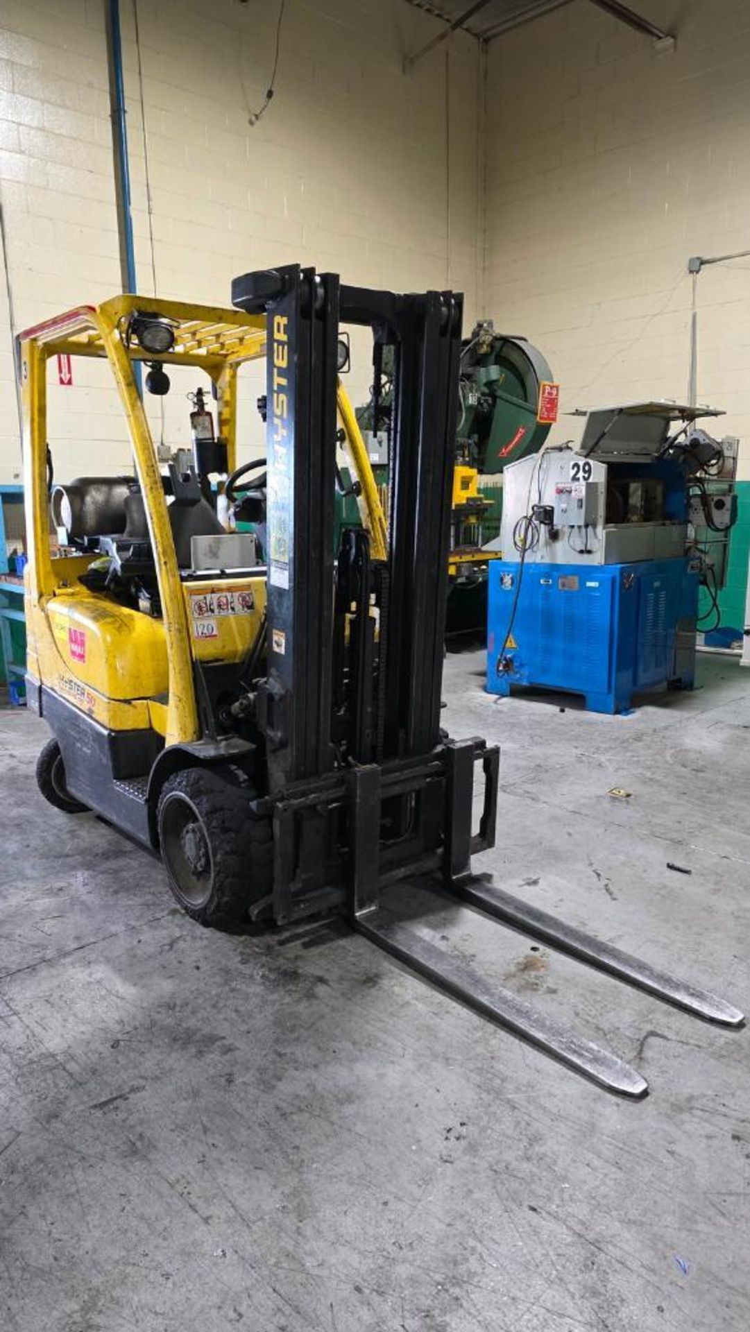 HYSTER S50FT PROPANE POWERED 5,000 LBS. CAP. FORKLIFT W/ 3-STAGE MAST ...