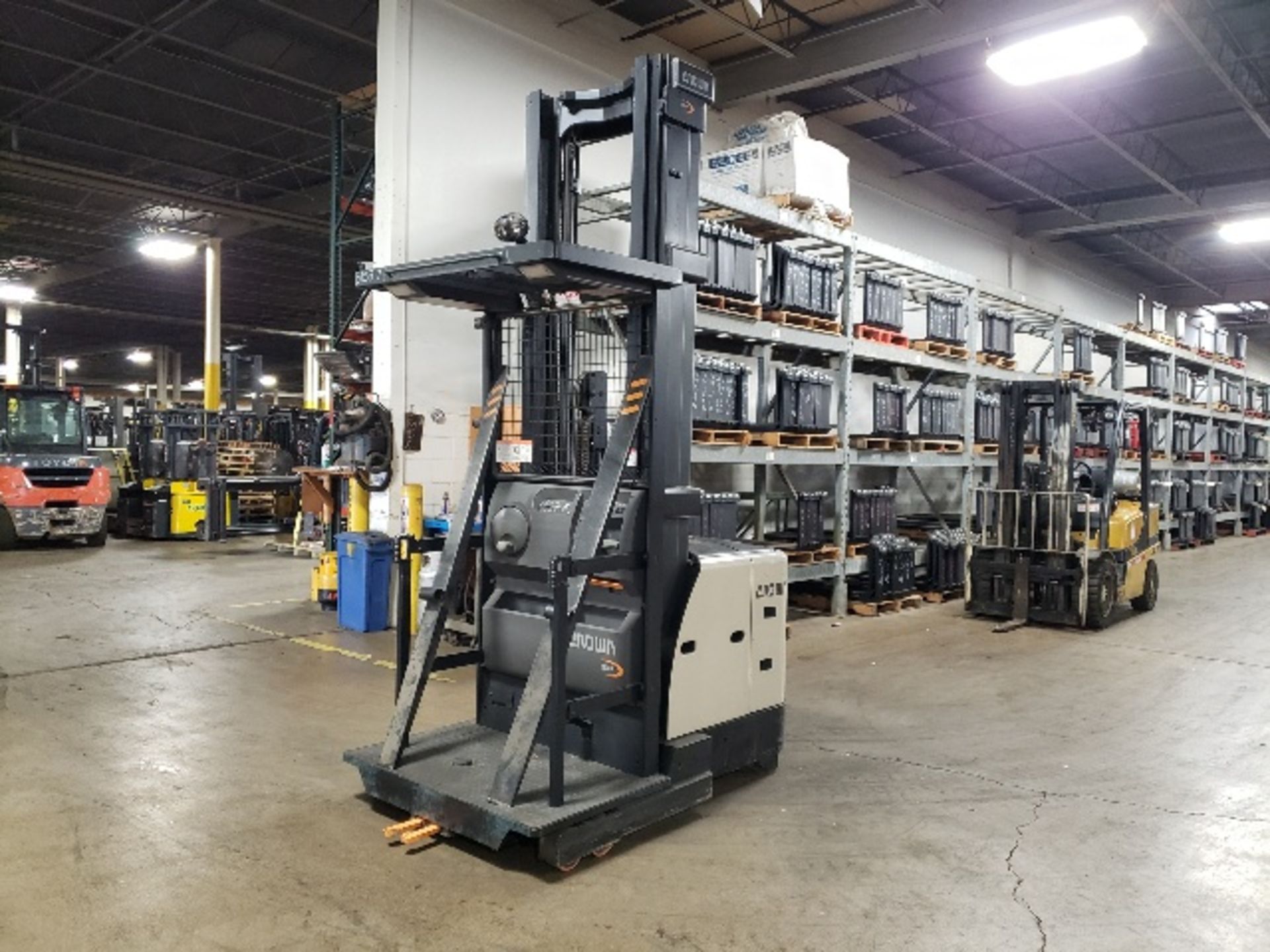 2019 CROWN SP3530-30 3,000lbs Capacity Electric Order Picker 24V ...