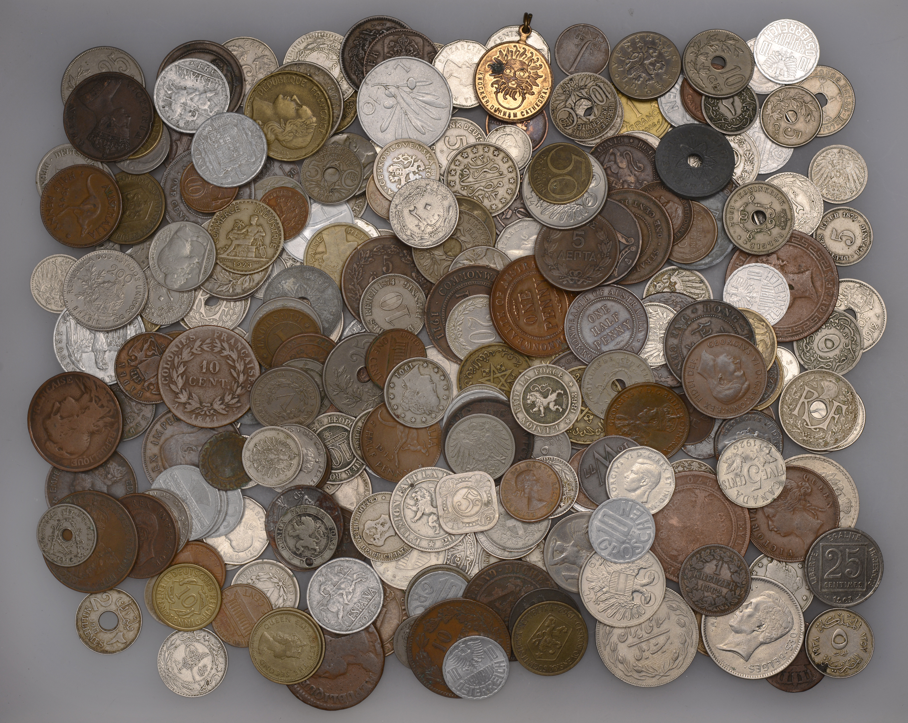 Miscellaneous, Miscellaneous World coins in base metals (approx. 200 ...