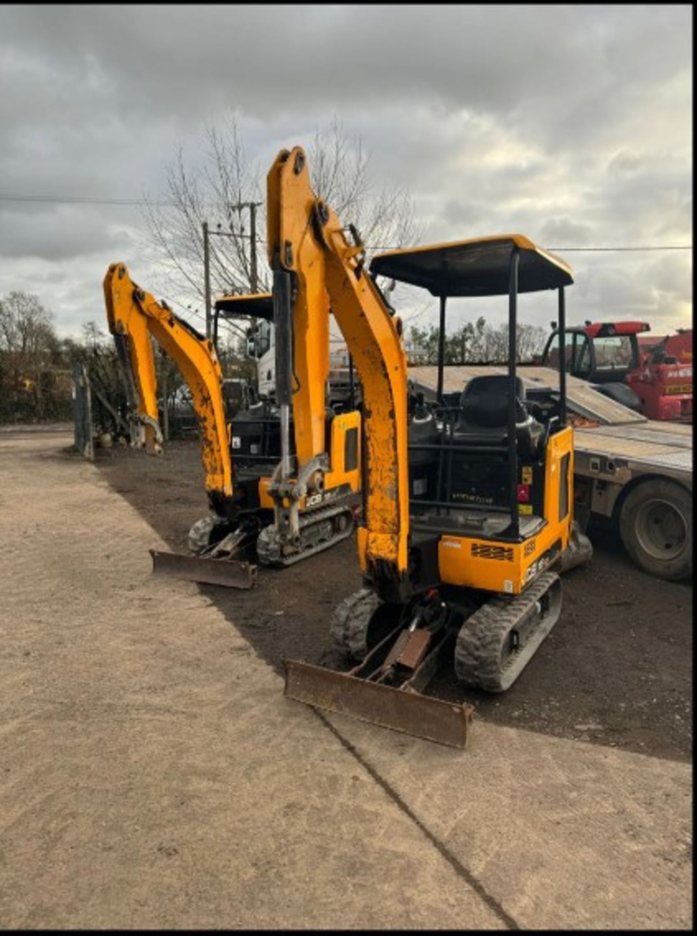 JCB 15C-1 Mini DiggerMake: JCBModel: 15C-1Year: 2019Type: Mini Digger ...