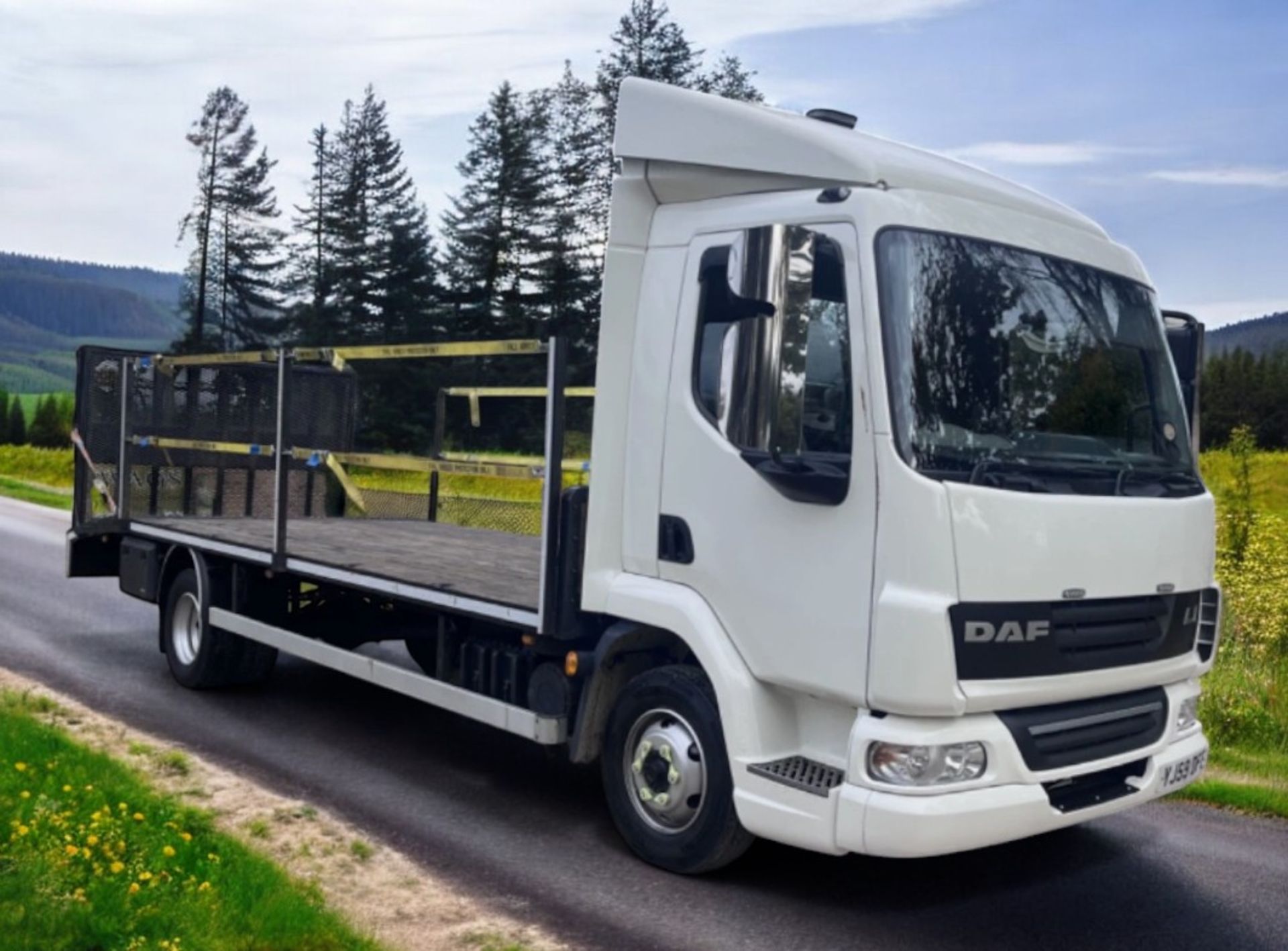2009 DAF LF45 7.5 Tonne Beavertail Truck with Hydraulic Ramp and ...