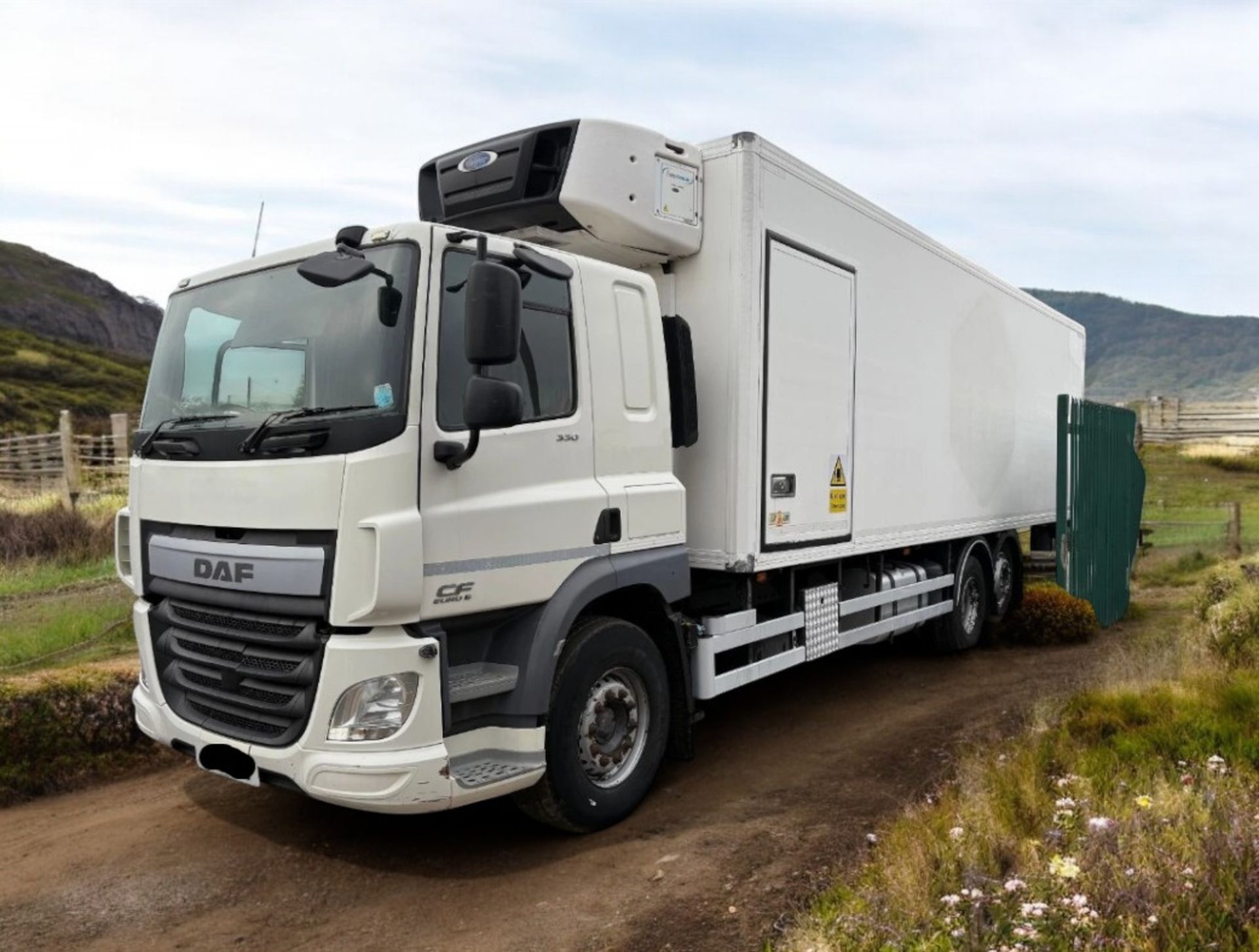 2015 DAF Trucks CF 330 26ton 6x2 Fridge LorryKey Details:Make: DAF ...