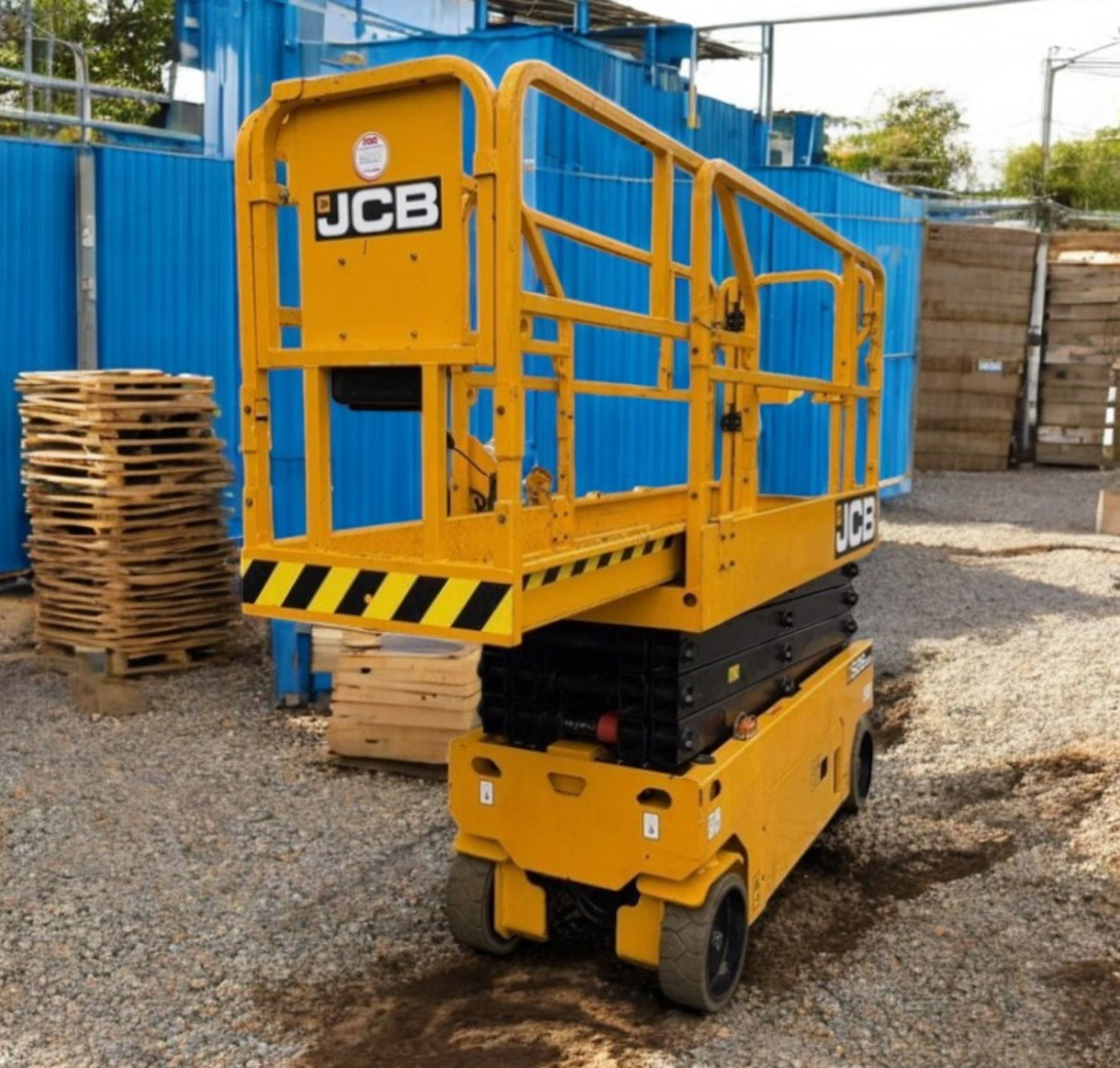 2021 JCB S2632E 10m Electric Scissor Lift – Only 84 HoursMake: JCBModel ...