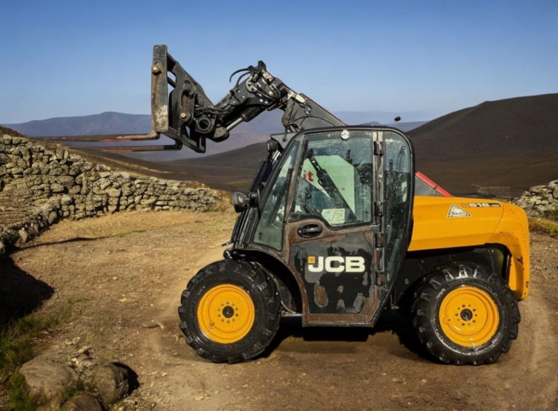 JCB 516-40 TelehandlerMake: JCBModel: 516-40Type: TelehandlerYear ...