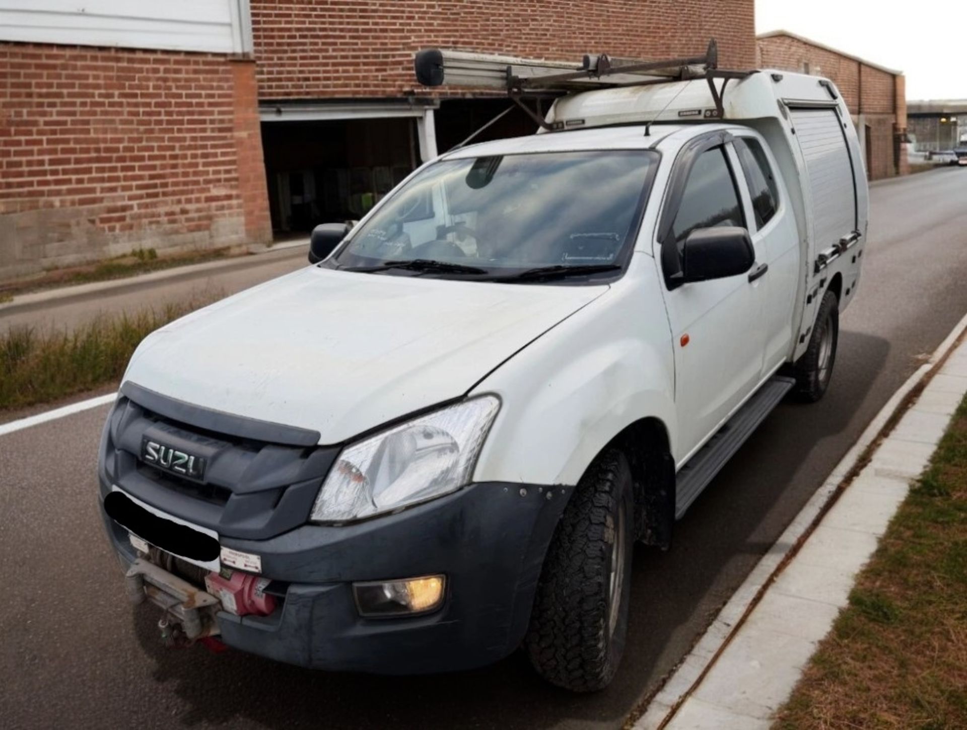 Isuzu D-Max Super Cab 4x4 Pickup Details (Based on Provided Information ...