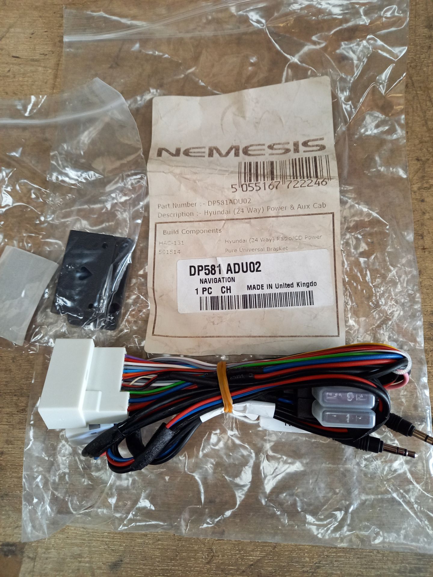 Job Lot of New Hyundai Nemesis fitting kits 24 way power + Auxillary ...