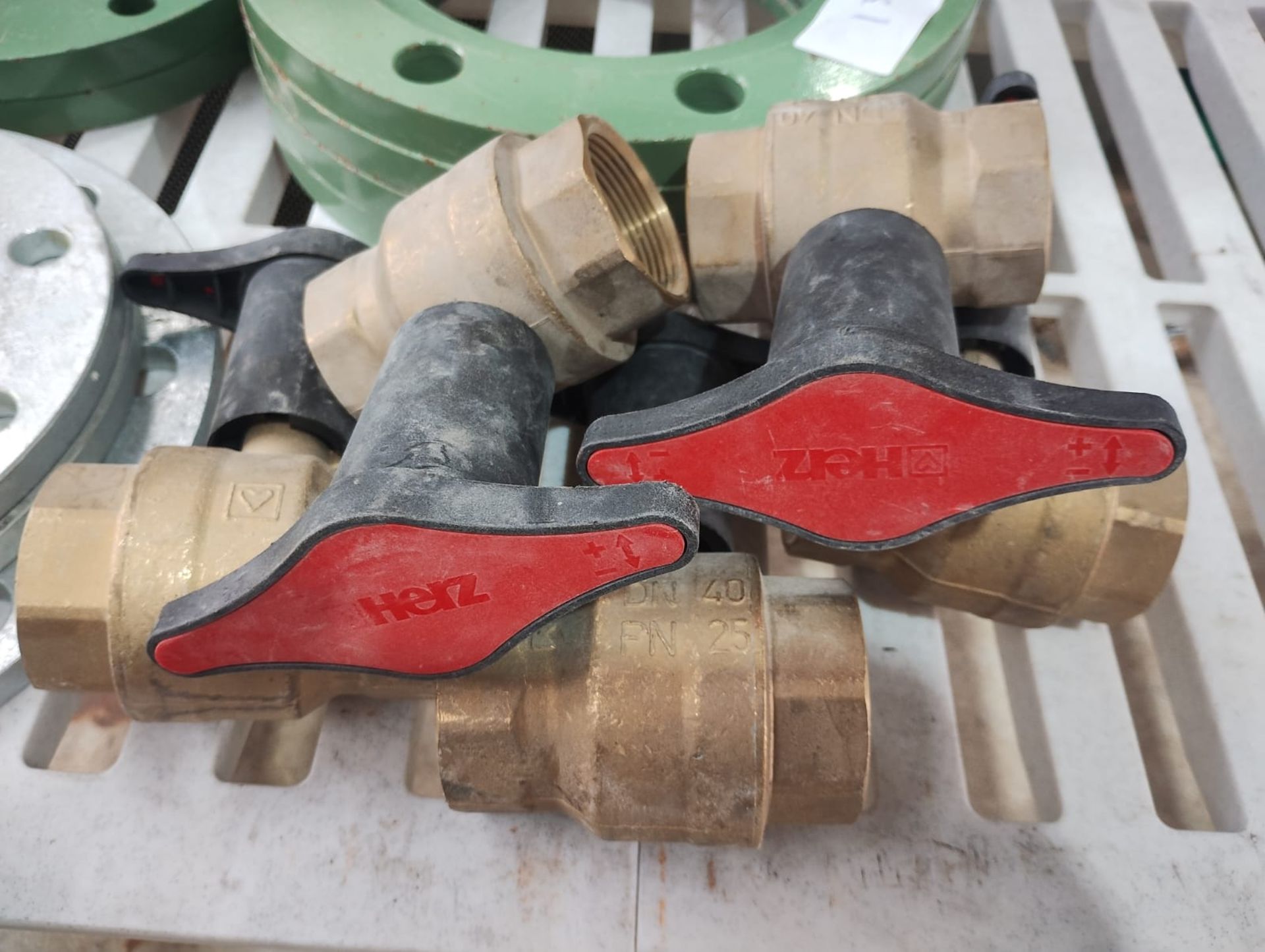 Herz - 1 1/2" DRZ Ball Valve Extend Tee Handle Red - PN25- Joblot of 5 ...