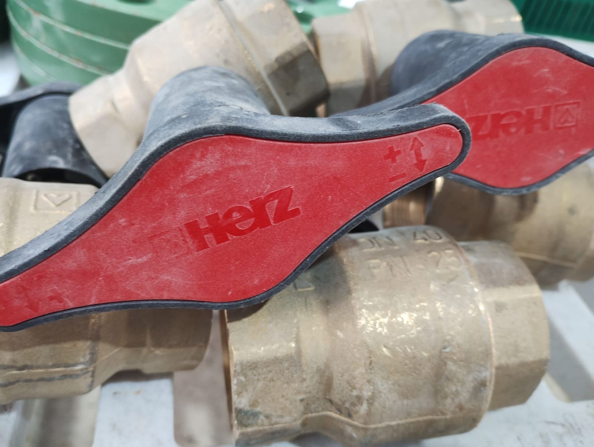 Herz - 1 1/2" DRZ Ball Valve Extend Tee Handle Red - PN25- Joblot of 5 ...
