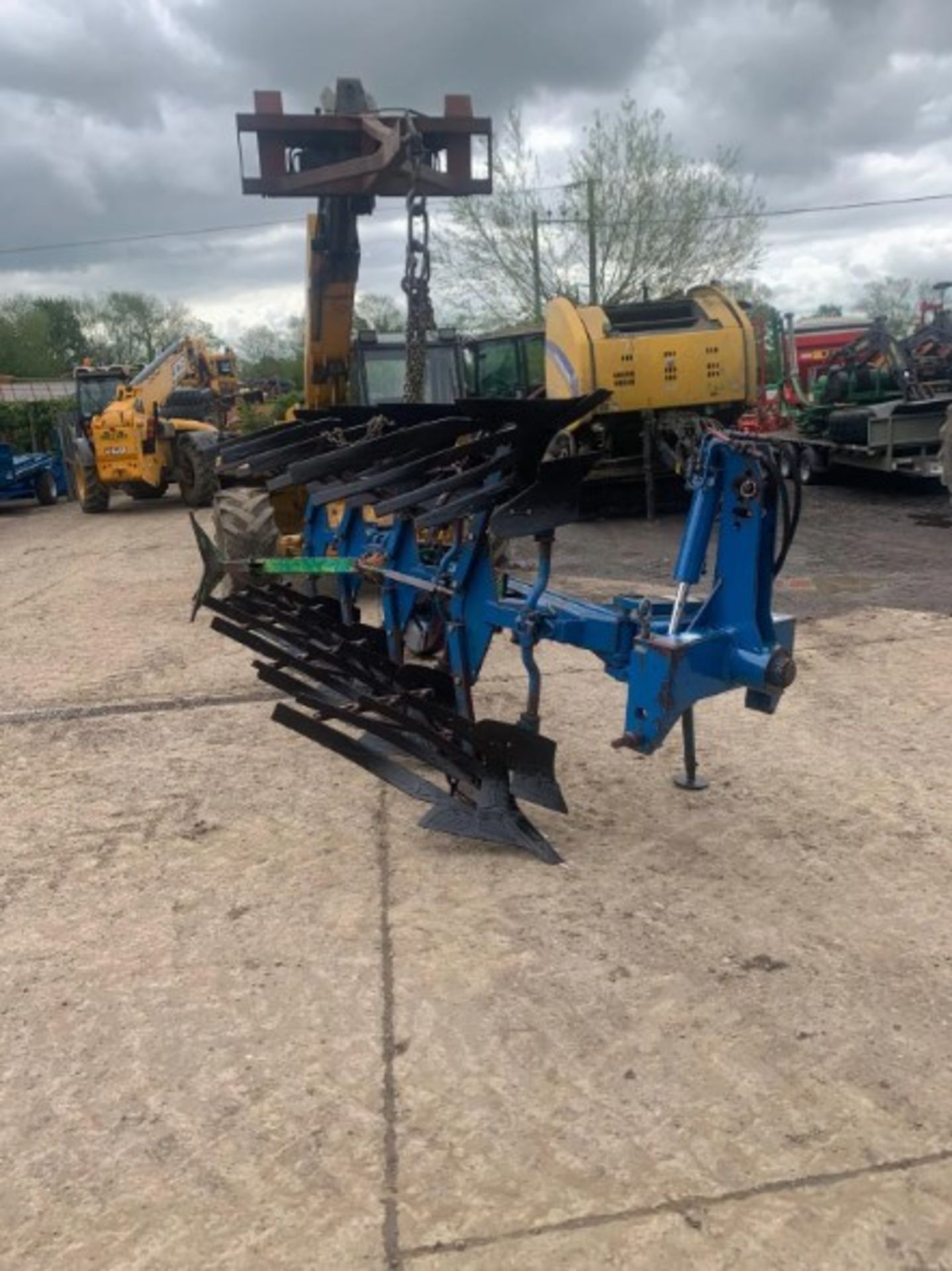Rabe 4 Furrow Reversible PloughMake: RabeType: Reversible ploughNumber ...