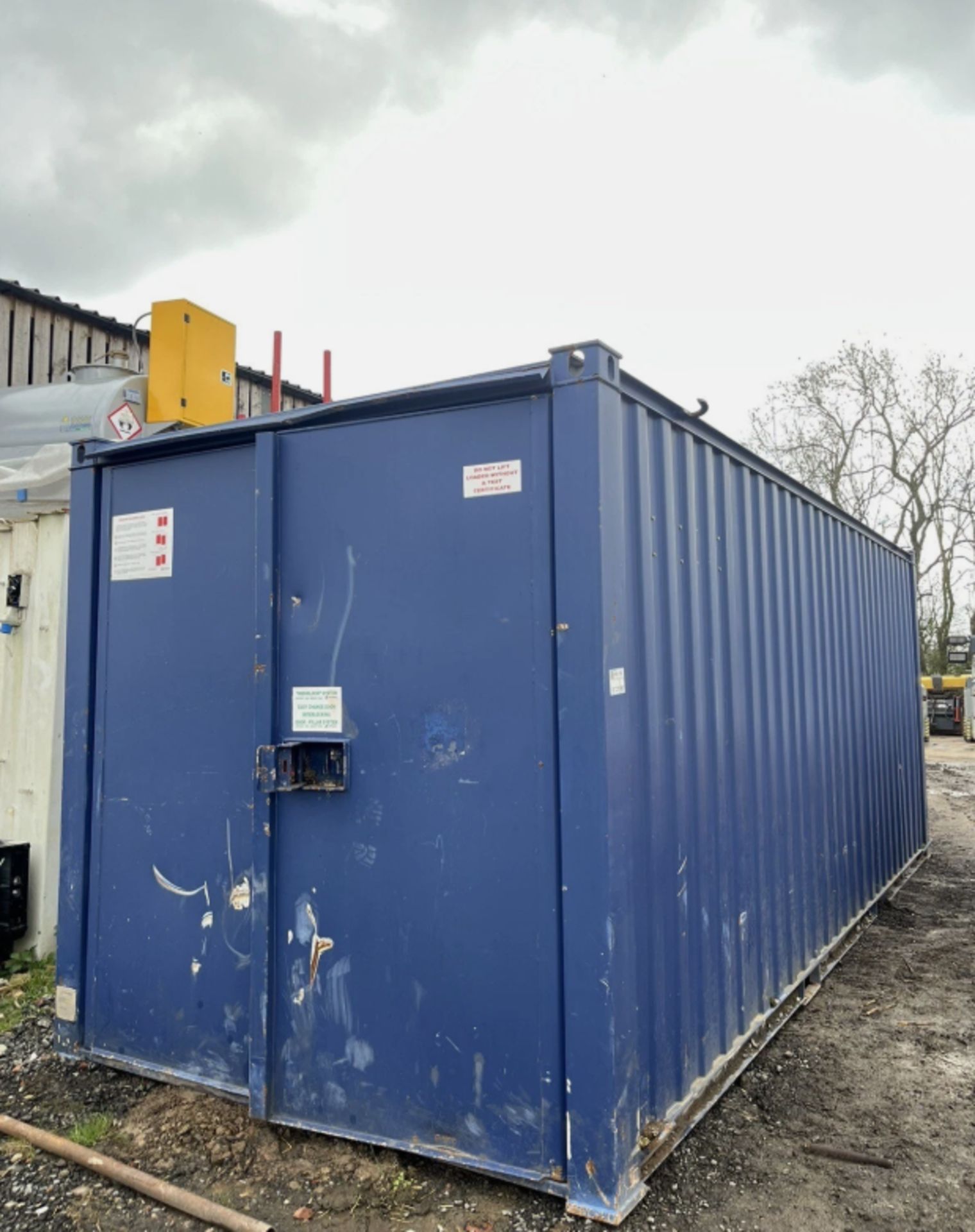 20ft Shipping Container Office & Storage UnitDimensions: 20ft x 8ftHalf ...